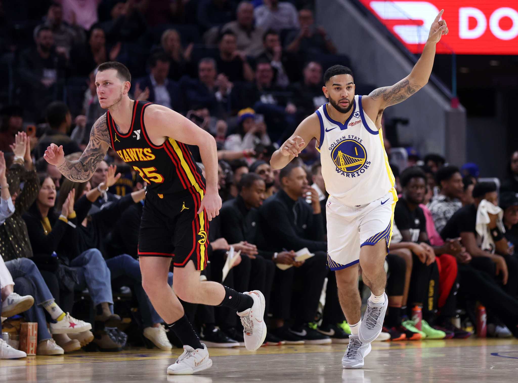 Warriors skip trade-deadline shakeup, deal Cory Joseph to Pacers
