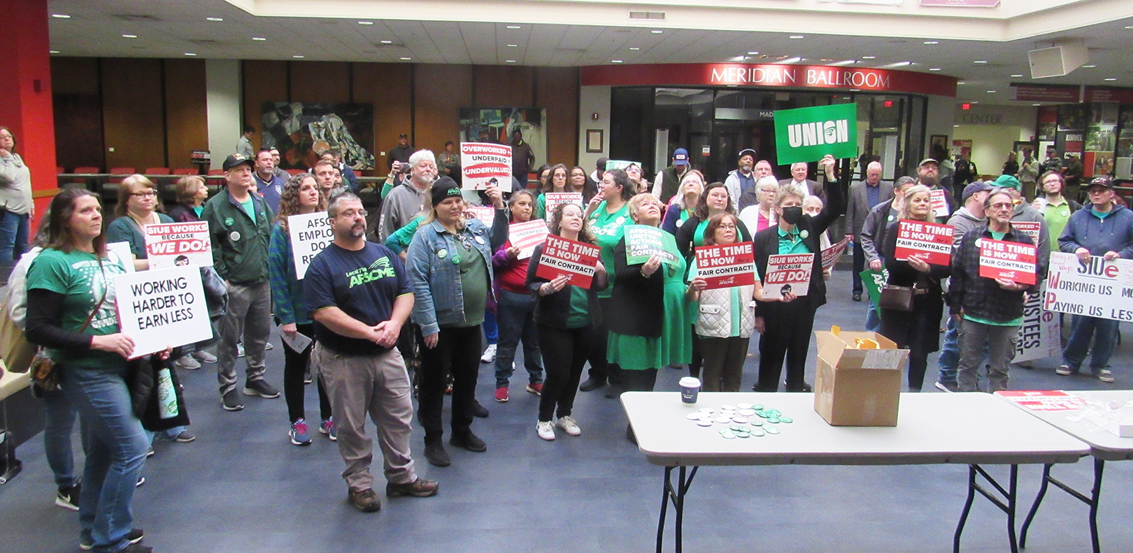 SIUE workers protest for fair pay amid contract dispute