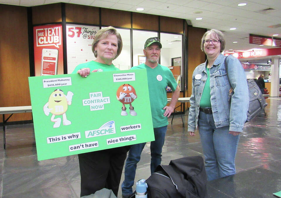 SIUE workers protest for fair pay amid contract dispute