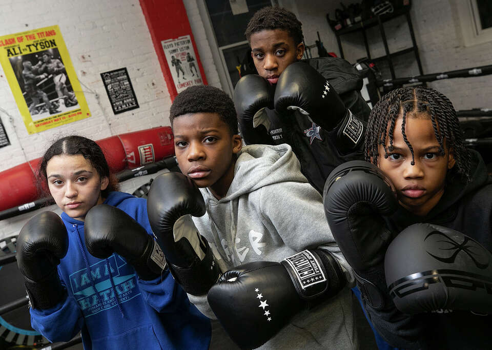 New Haven sixth-grader wins 2nd national boxing title