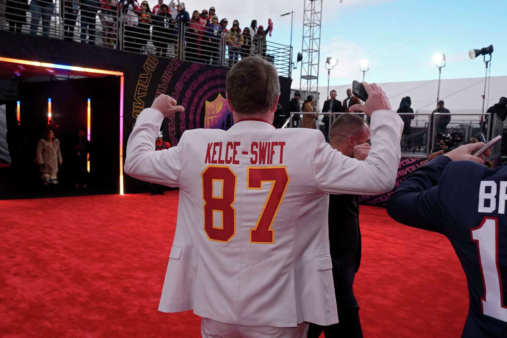 Root for 49ers or Taylor Swift in Super Bowl? Fans of both picking one