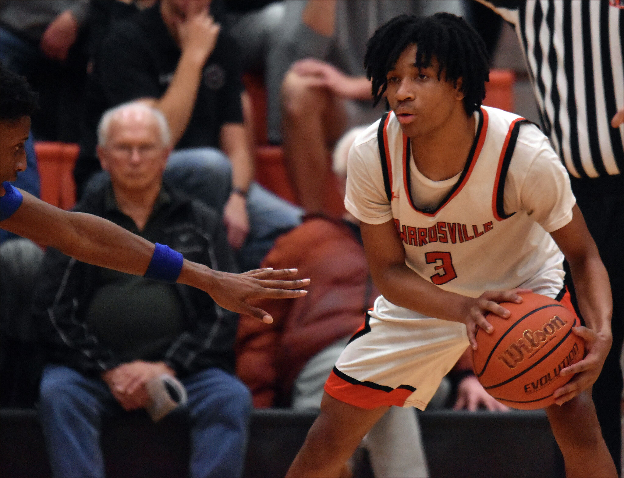 Edwardsville Tigers open the 2024-25 season in Effingham for IHSA