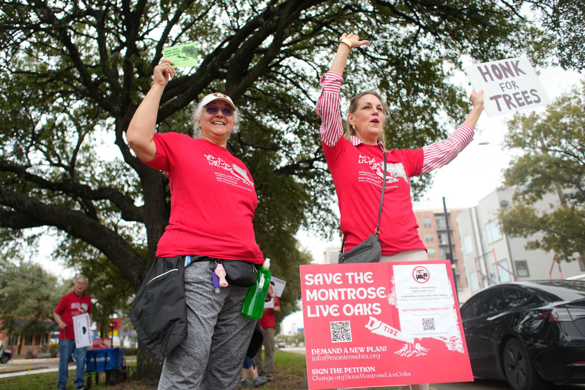 Montrose trees 'yarn bombed' in protest over sidewalk expansion
