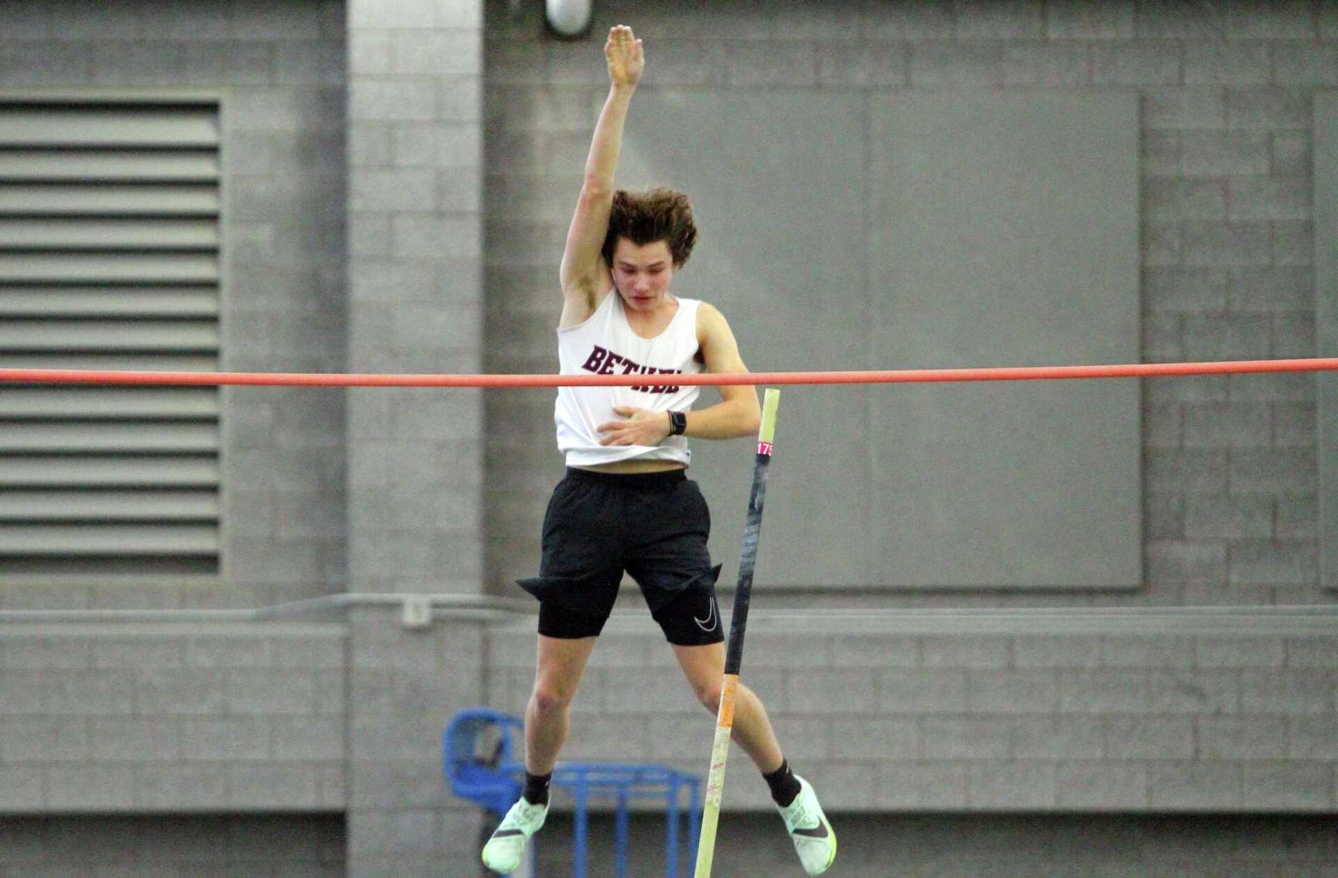 Xavier boys, Windsor girls defend Class L Indoor Track titles