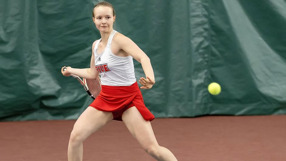 SIUE tennis stays undefeated with win over Bradley
