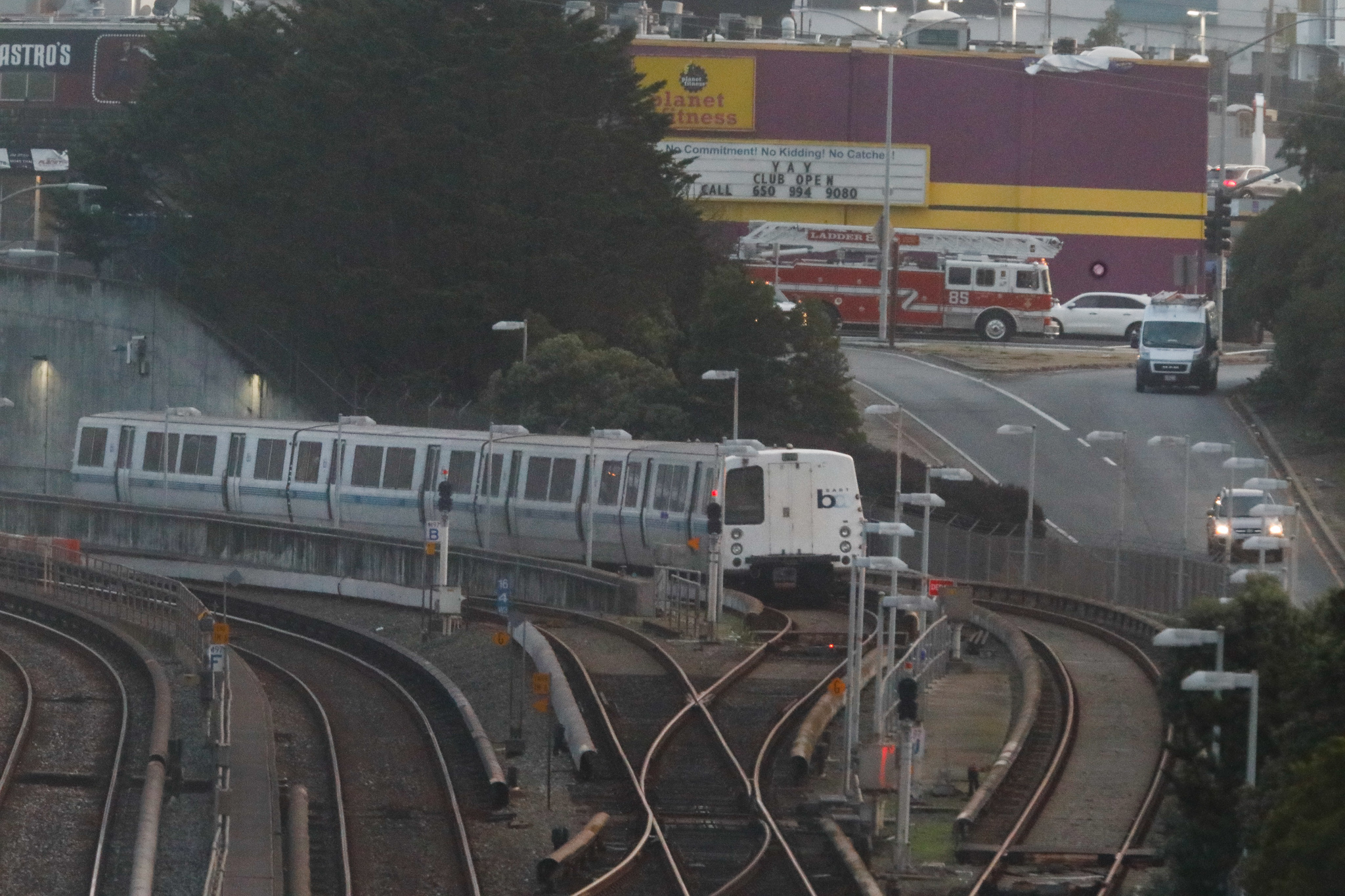 BART resumes full SF service after police activity