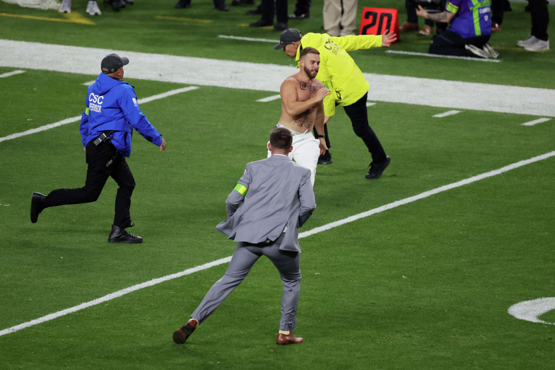 Super Bowl streakers: Two fans who ran on field during Chiefs-49ers