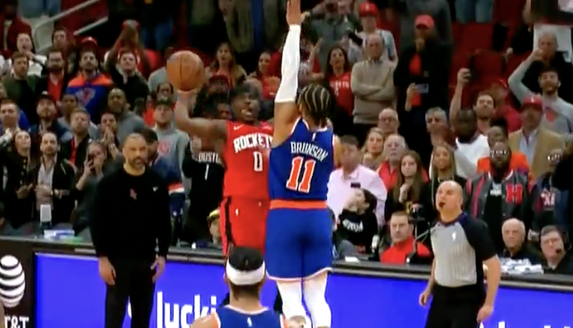 Rockets beat Knicks after controversial last-second foul call
