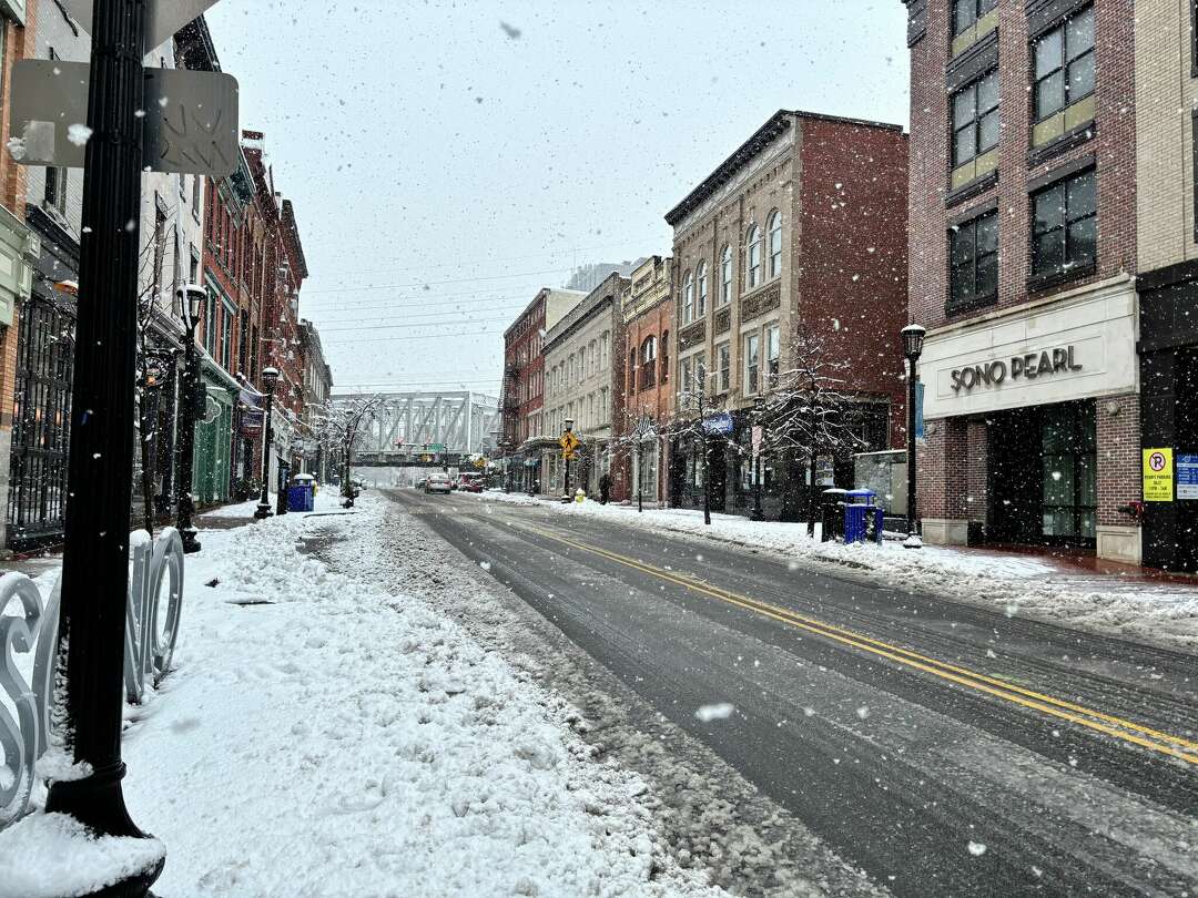 Storm drops 9 inches of snow on Wilton, 6 inches on Norwalk