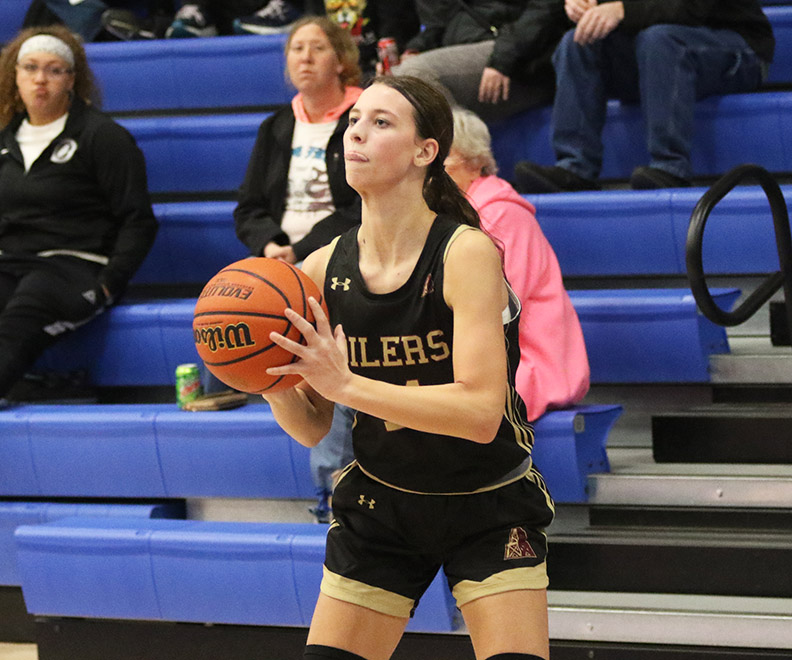 TUESDAY GIRLS BASKETBALL: Buttry hits for 32, Oilers beat Maids
