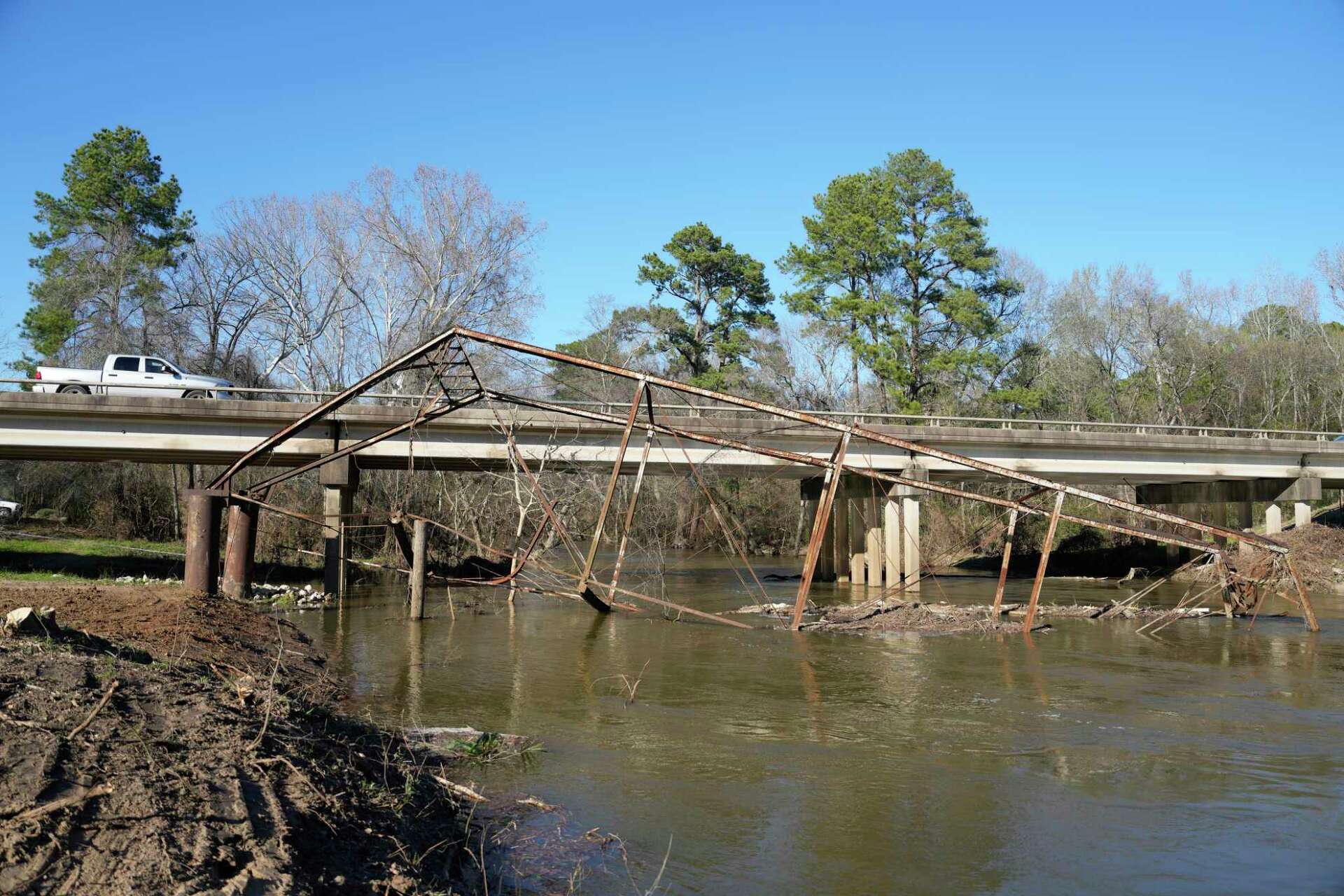 Conroe’s ‘Bonnie and Clyde bridge’ to be restored as police memorial