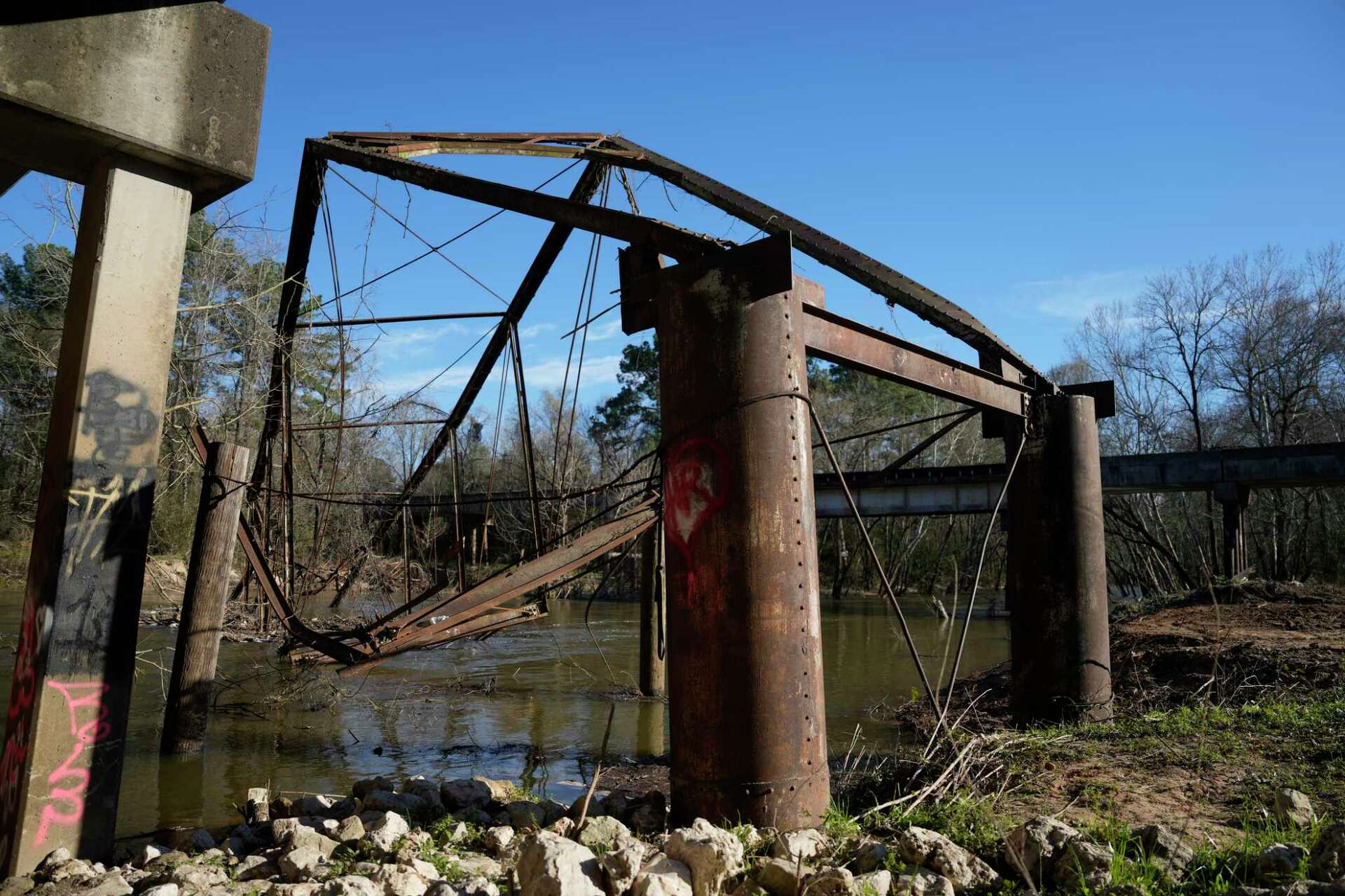 Conroe’s ‘Bonnie and Clyde bridge’ to be restored as police memorial