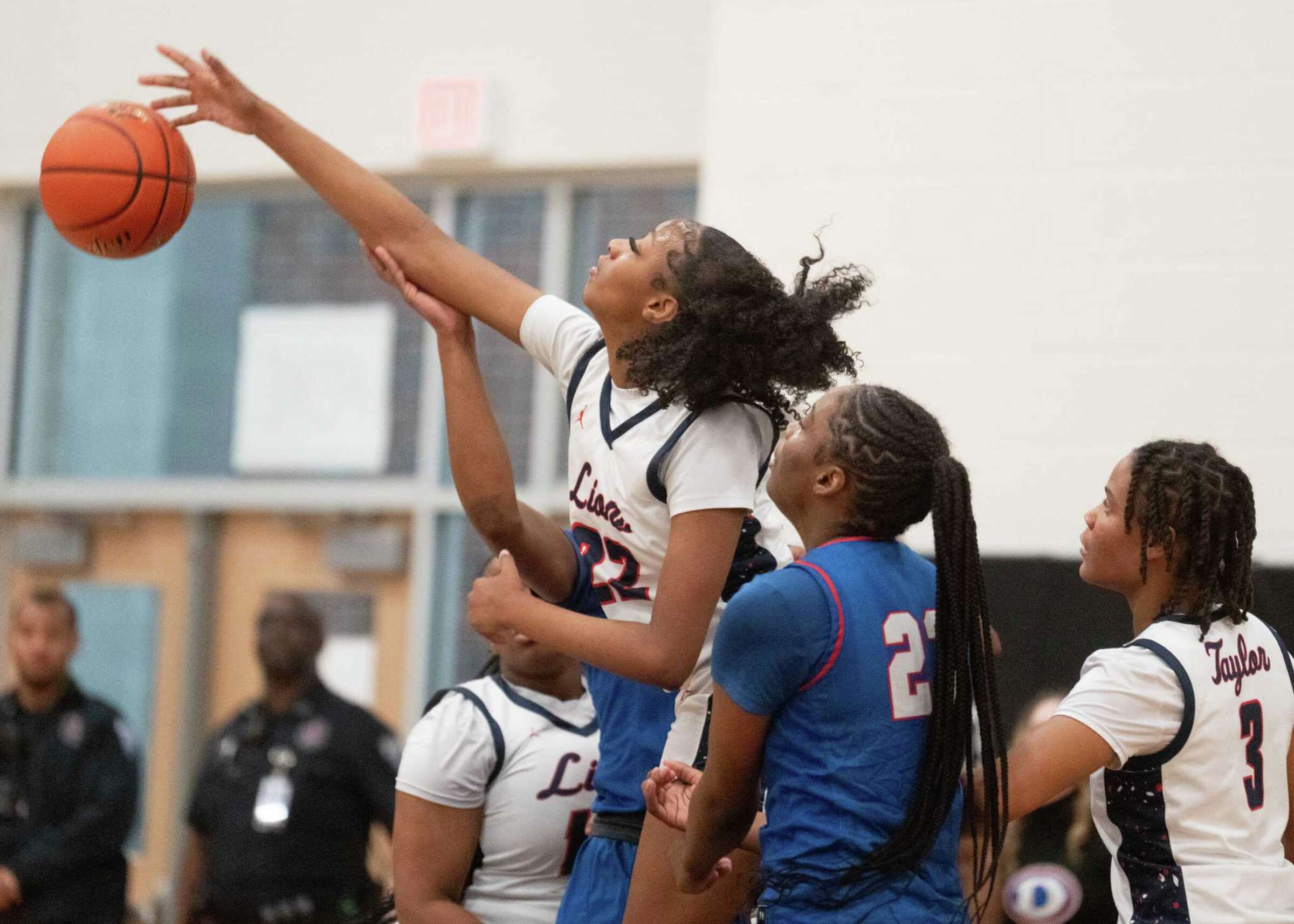 Basketball: Nataliyah Gray leads Alief Taylor past Dickinson