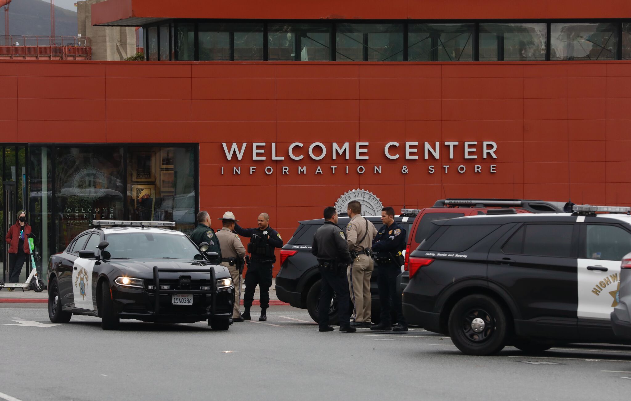 Pro-Palestinian protesters briefly block Golden Gate Bridge lanes