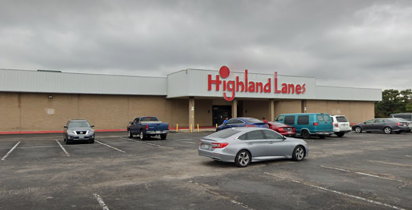 Highland Lanes bowling alley extends lease in Austin