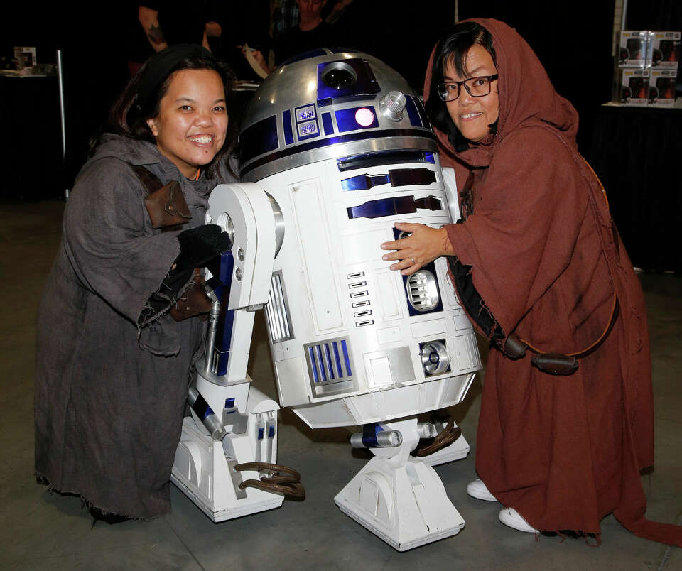 'Star Wars' actress Leilani Shiu loves 2M Smokehouse