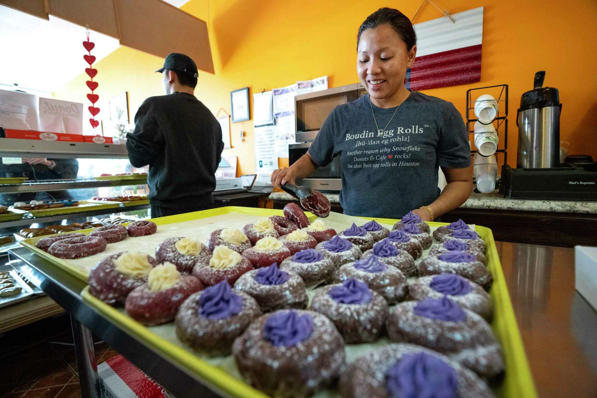 Robin's Snowflake Donuts: From struggling business to viral sensation