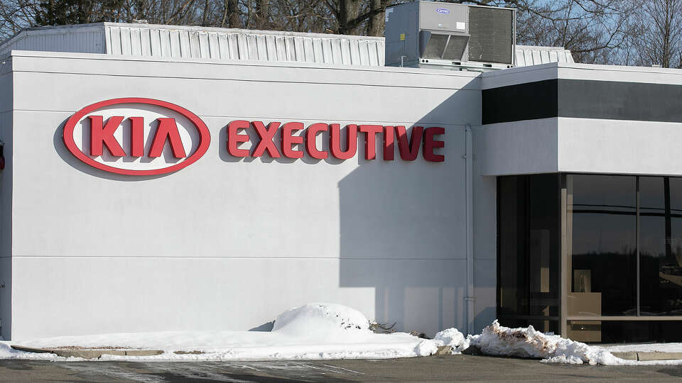 Executive Auto Group expanding Rt. 5 dealerships in Wallingford