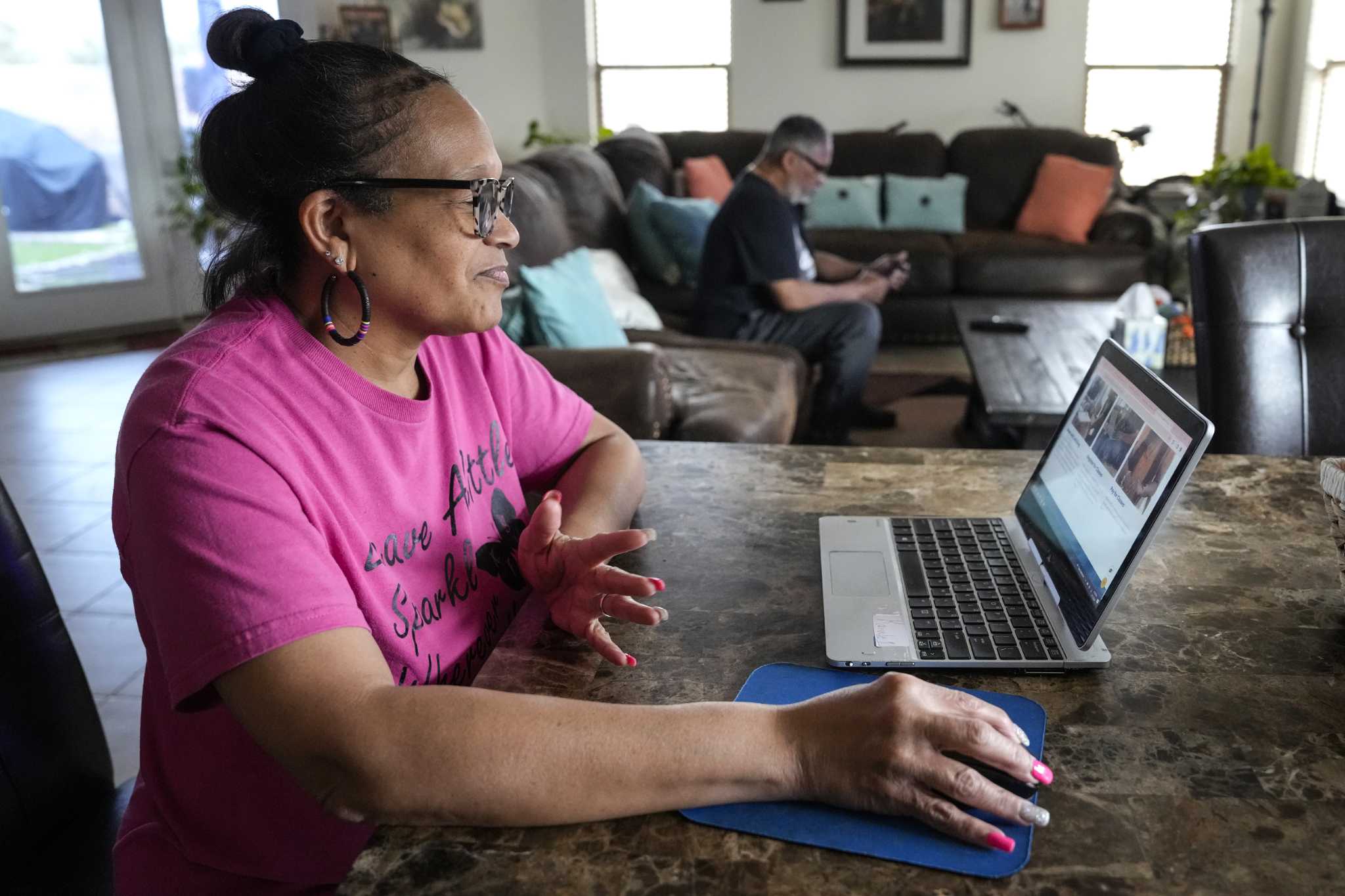 Low-income broadband program low on money, threatening access in Texas