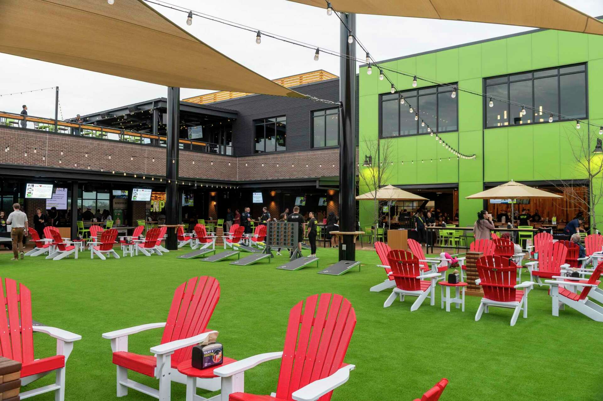 Houston pickleball restaurant Chicken N Pickle in Webster: See inside