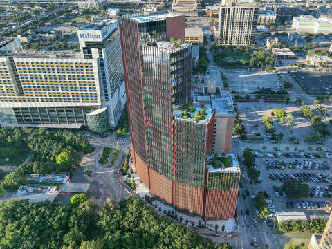 Houston's new skyscraper hopes to wake up office market