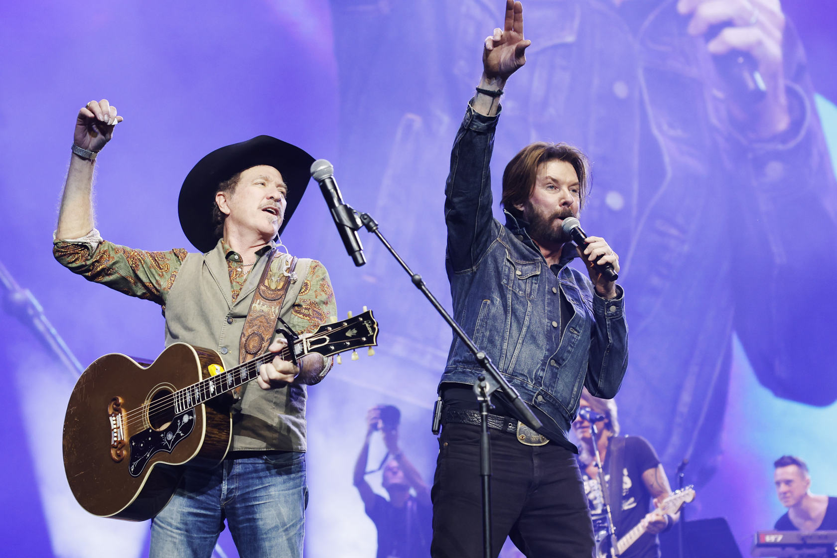 When Neon Lights Know Your Secrets: Why Brooks & Dunn’s “Neon Moon ...