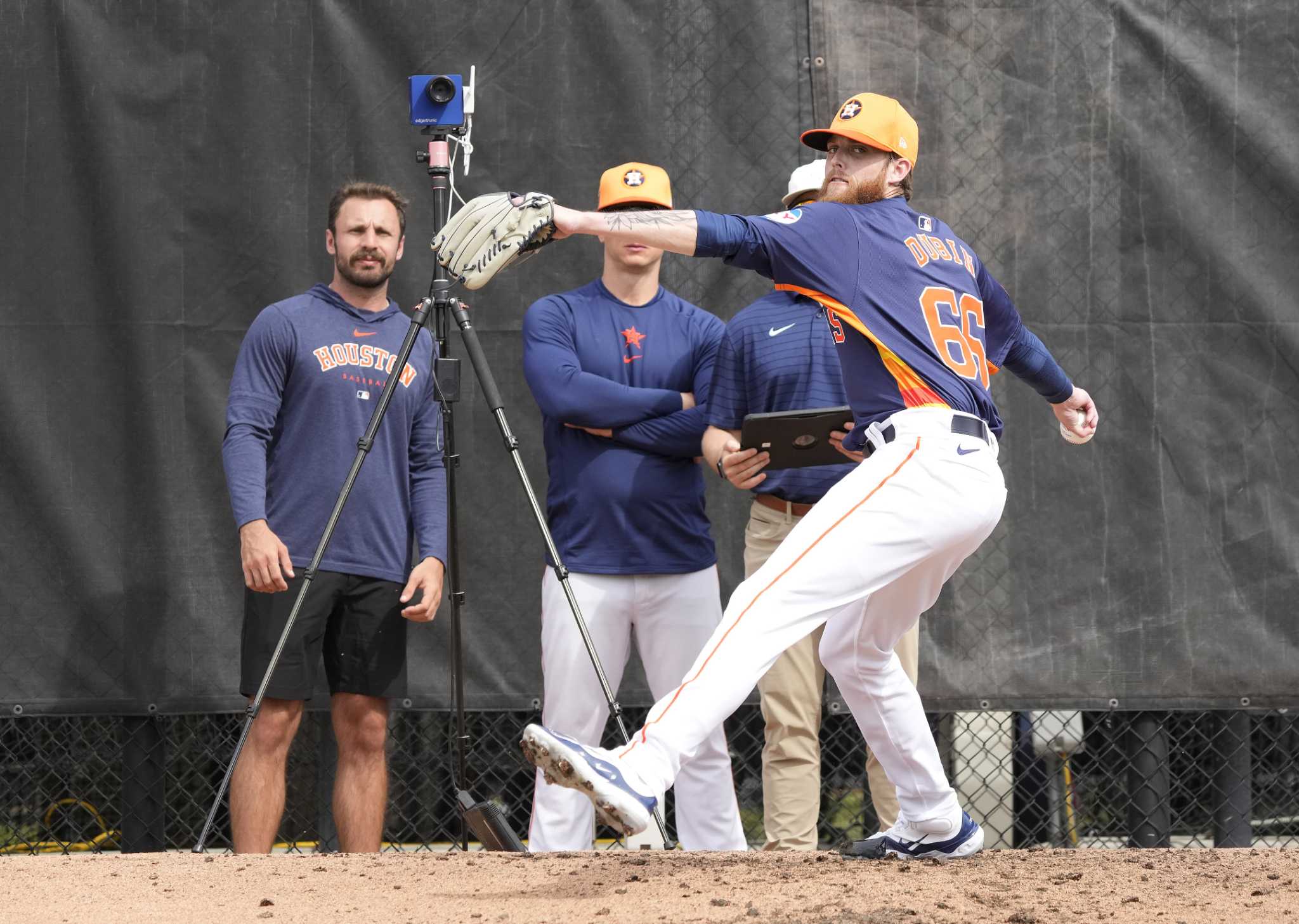 Astros' Shawn Dubin begins rehab stint; Forrest Whitley activated