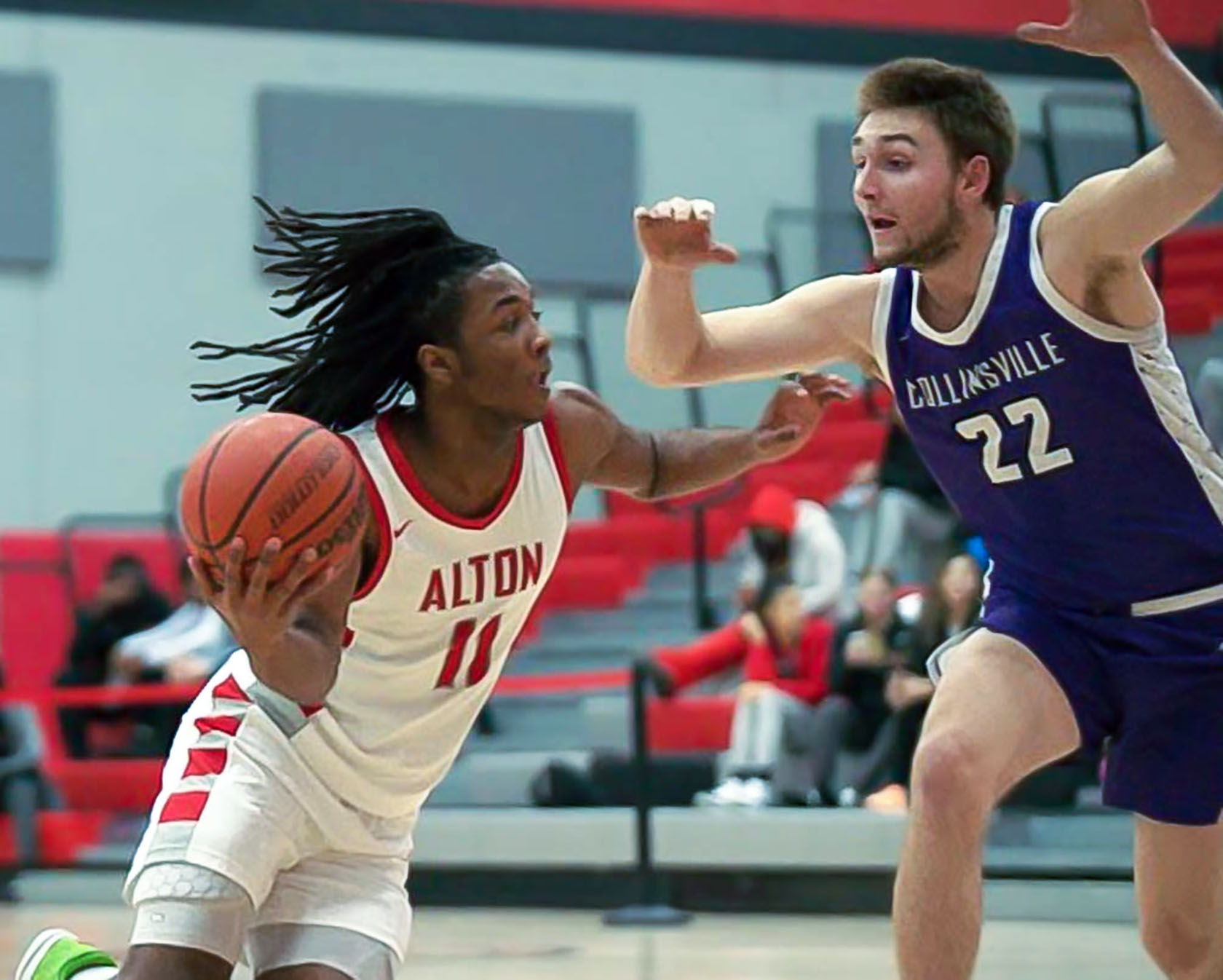 Alton can't hold lead in fourth and falls to No. 7 Collinsville