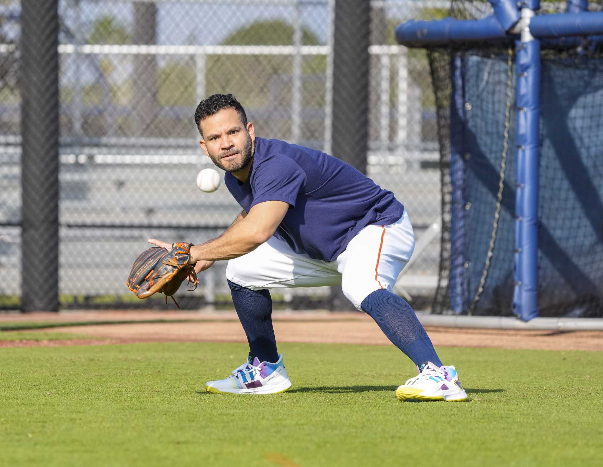 Jose Altuve, Yordan Alvarez arrive at Astros spring training