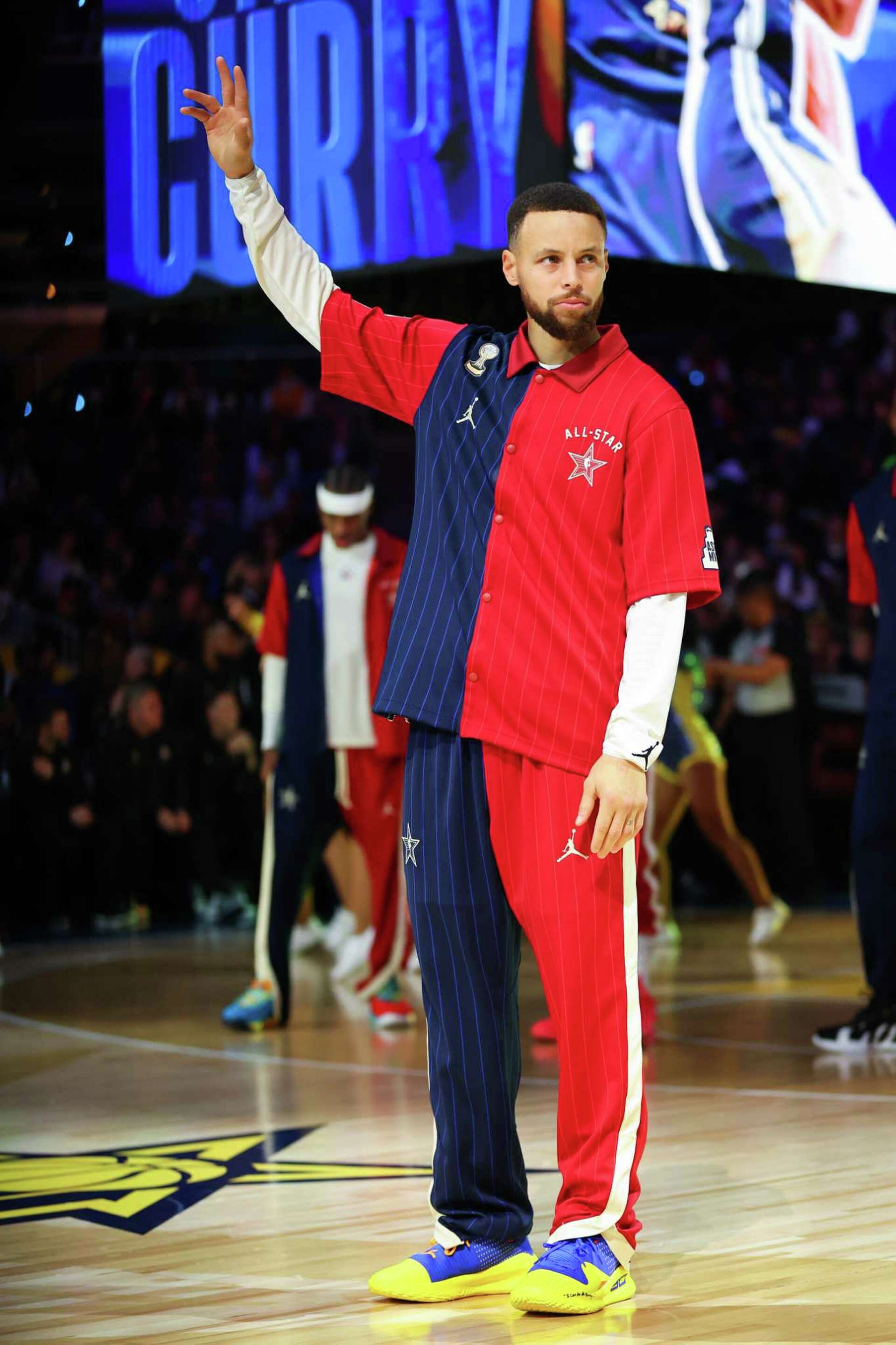 Warriors’ Curry scores 16 but East rolls West in defense-free All-Star