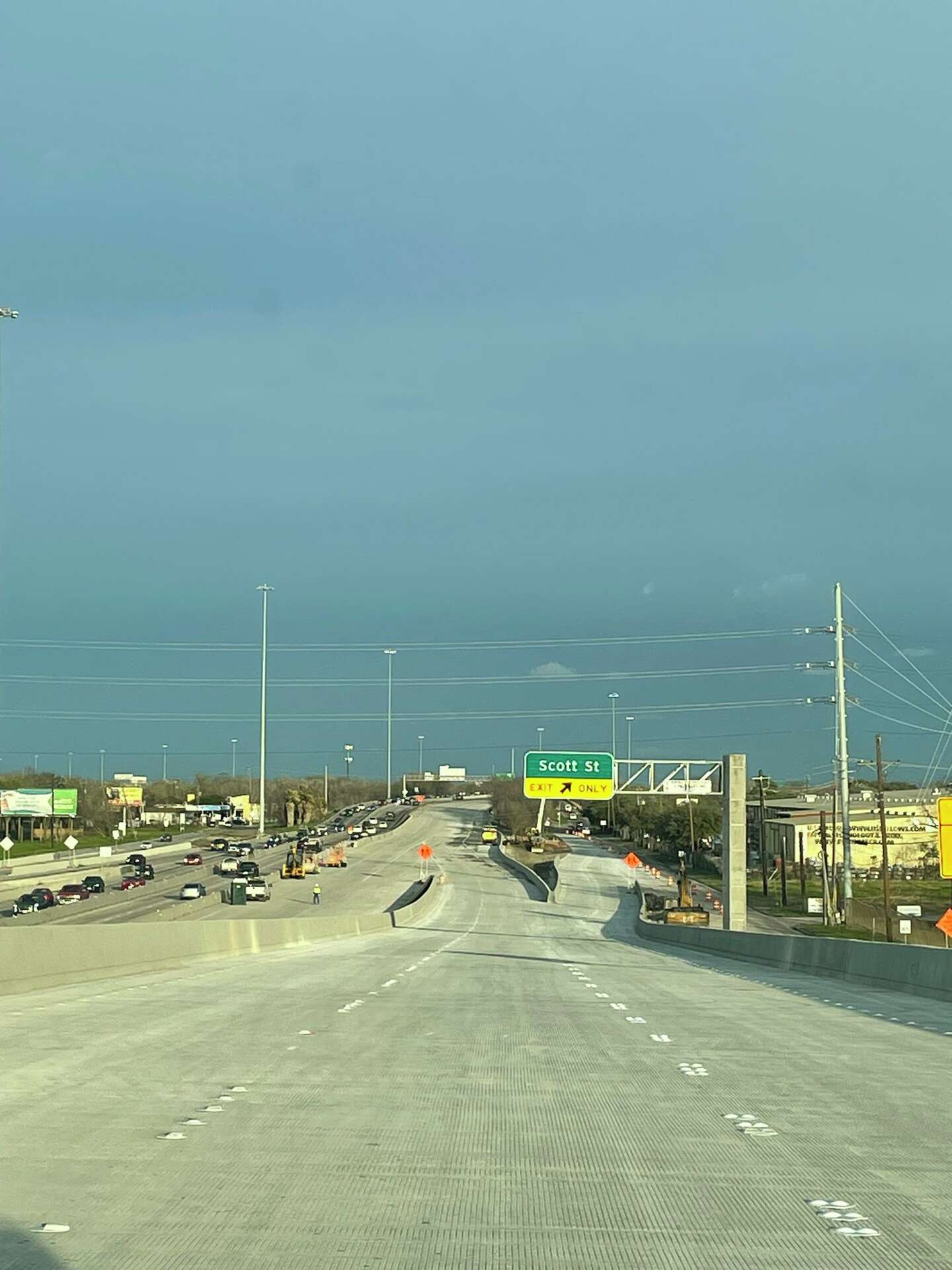 Texas 288 north, southbound connector ramp to I-610 now open