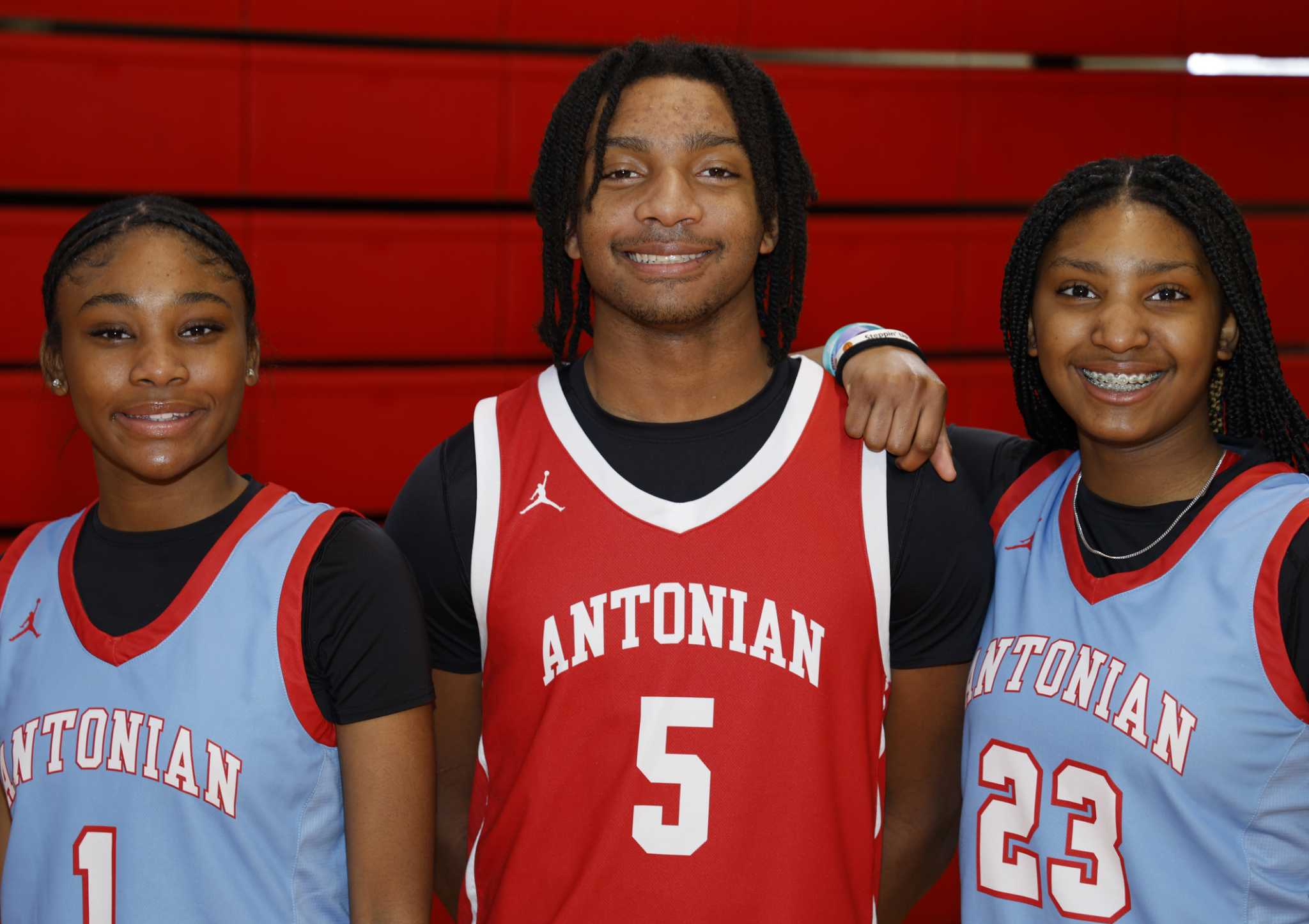 Fox siblings find path with Antonian basketball