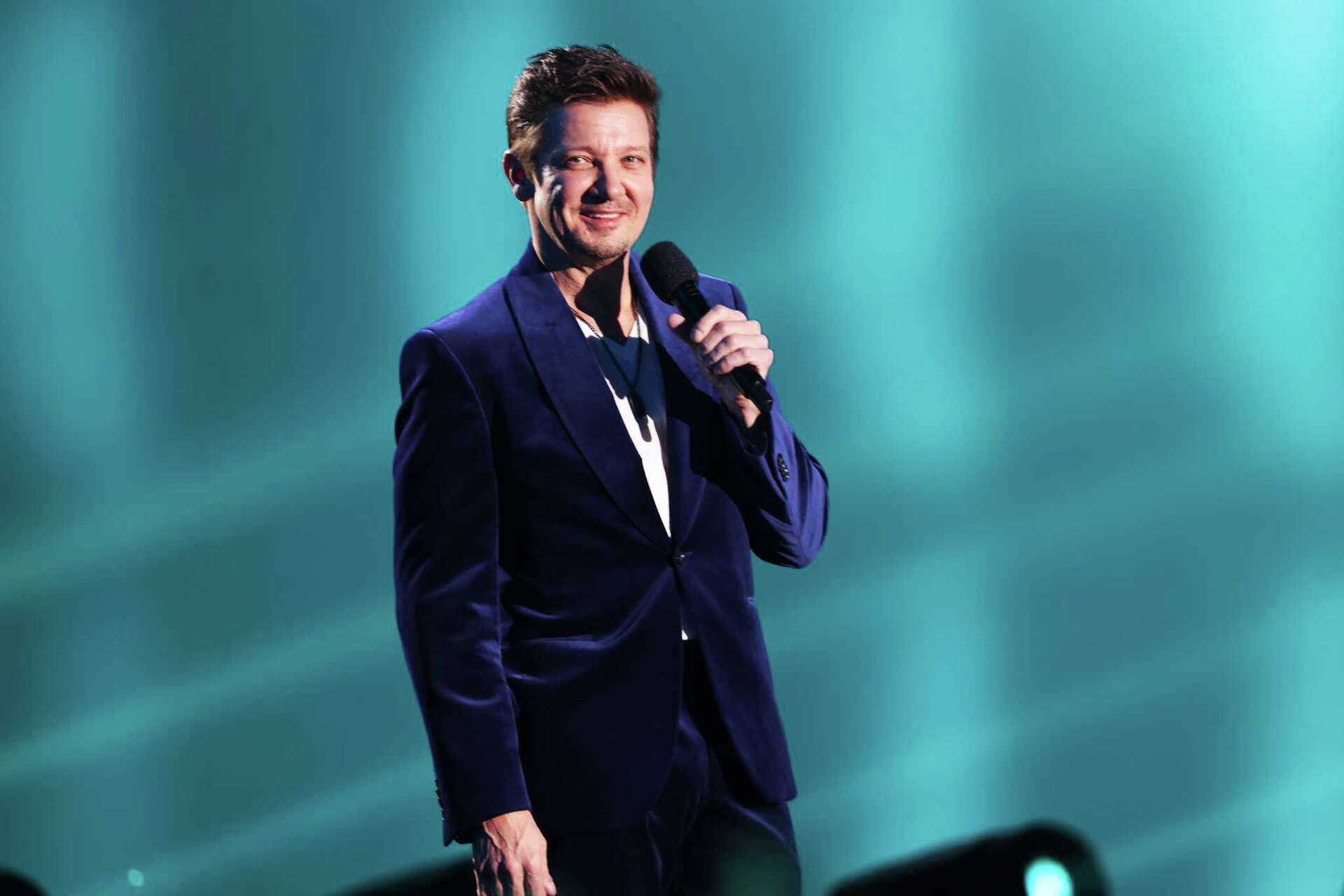 Jeremy Renner back in action, reunites with Marvel co-star in video