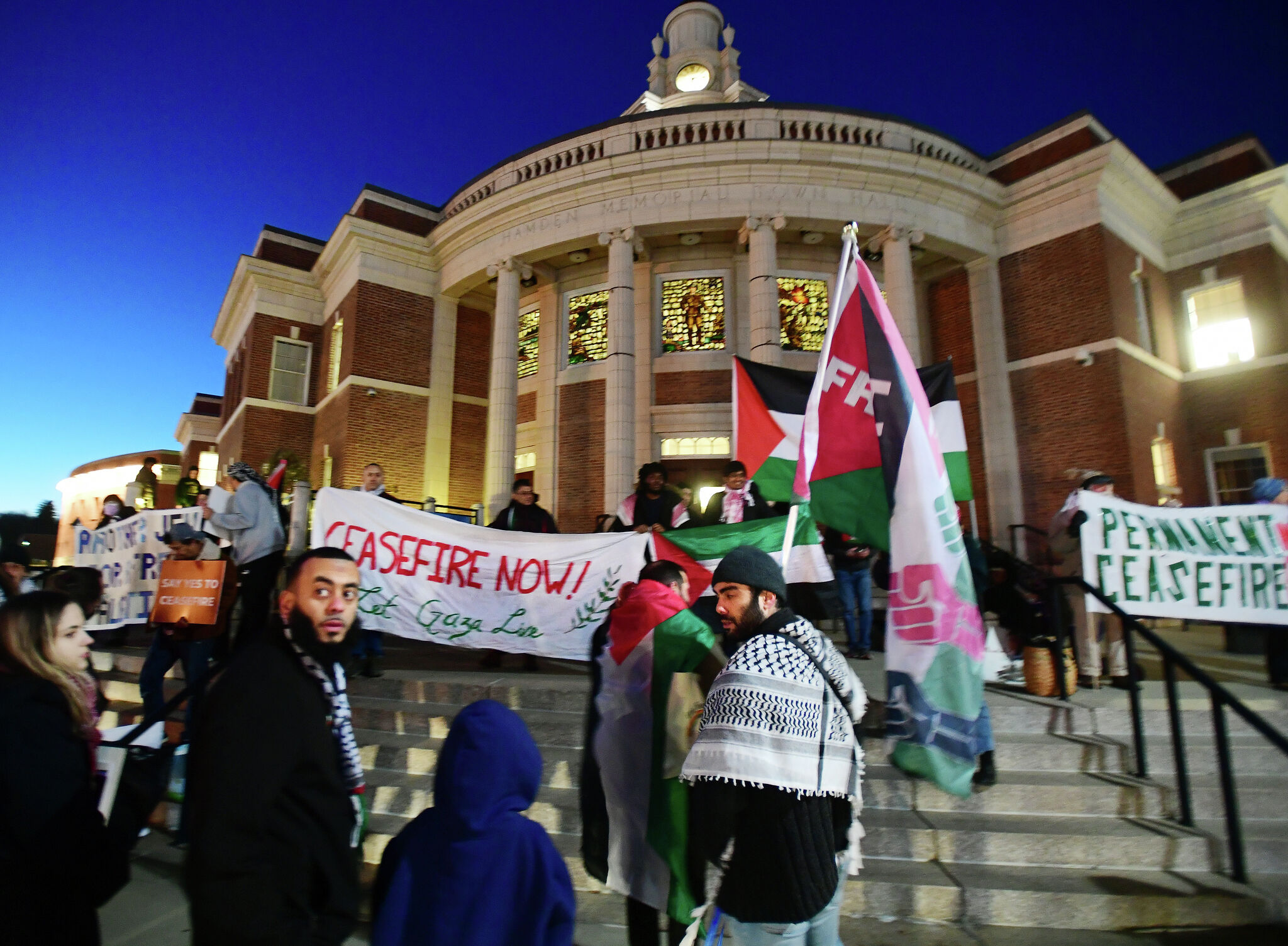 Locals clash over Hamden's proposed Gaza ceasefire resolution