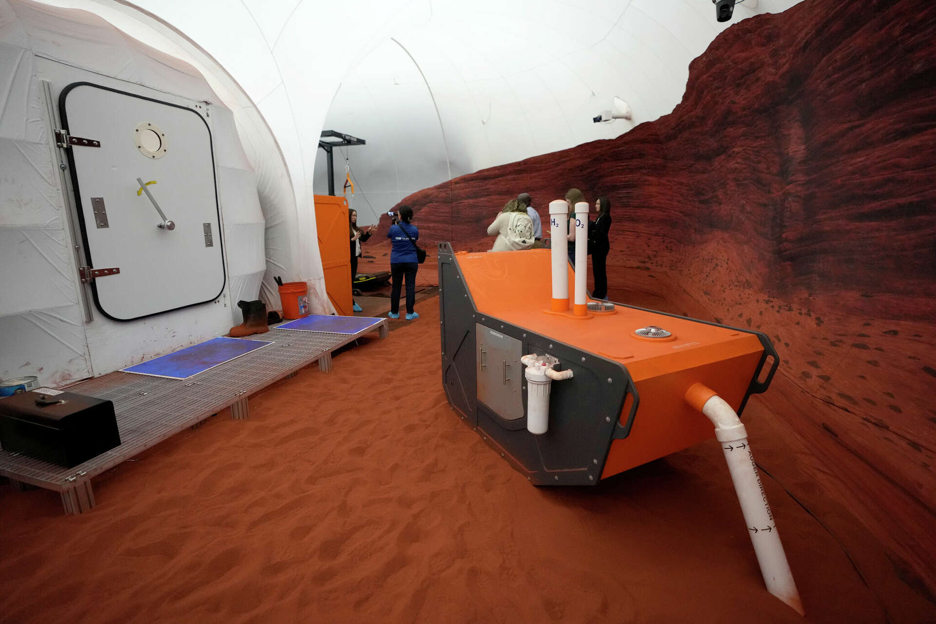 NASA names second crew for yearlong Mars simulation in Houston