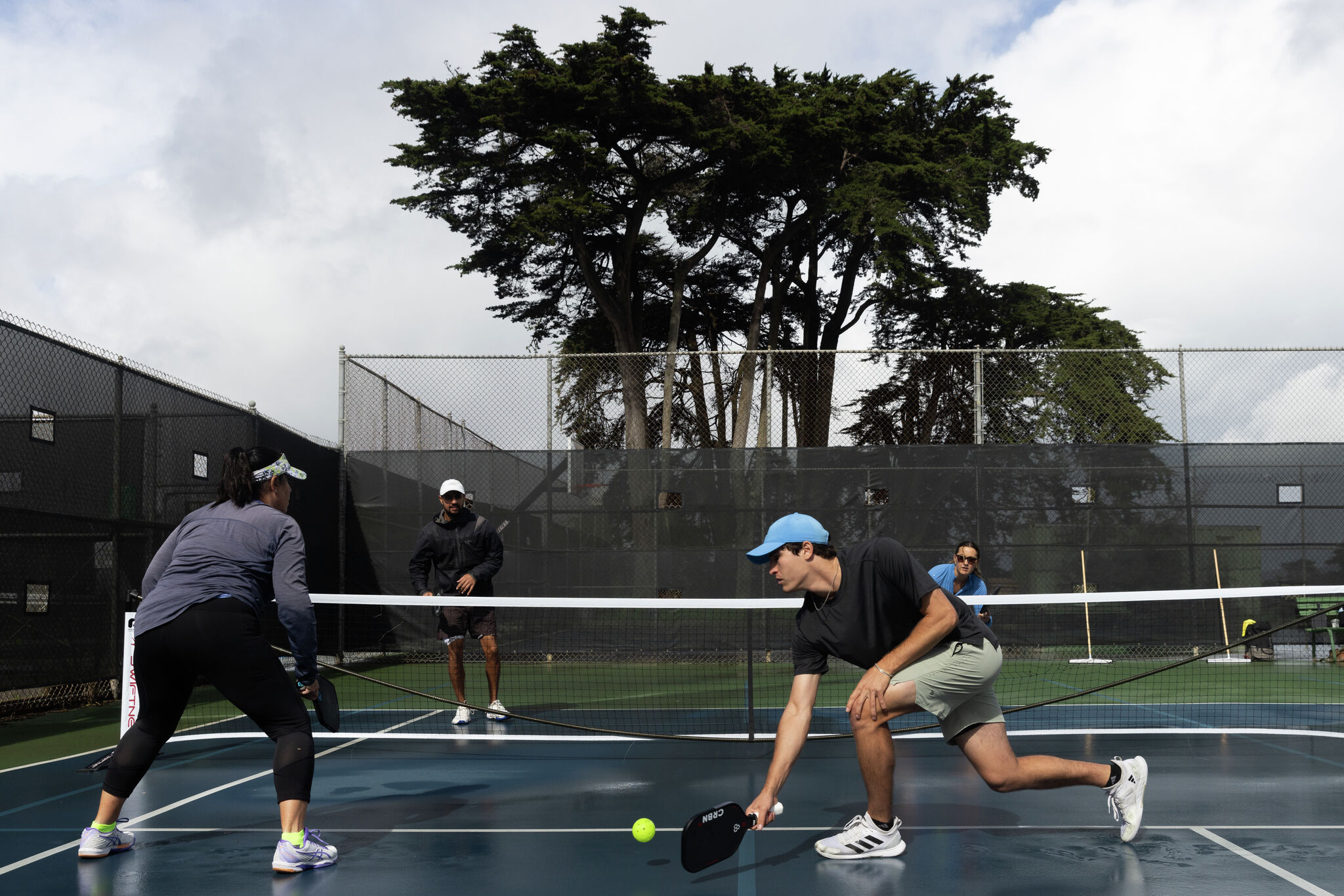 SF pickleball players defy city crackdown in wealthy neighborhood