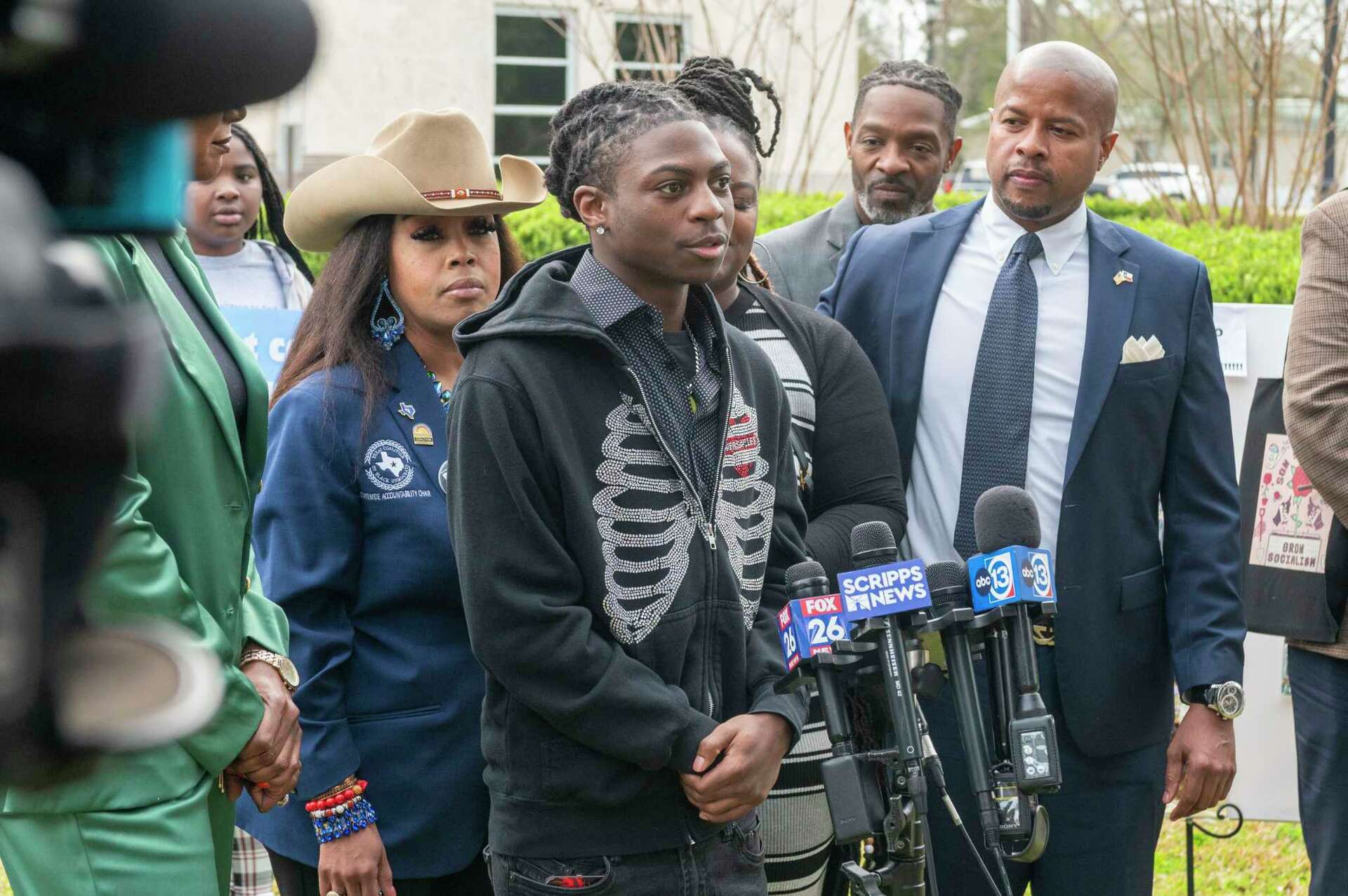 Rep. Sheila Jackson Lee calls for review into Barbers Hill ISD ruling