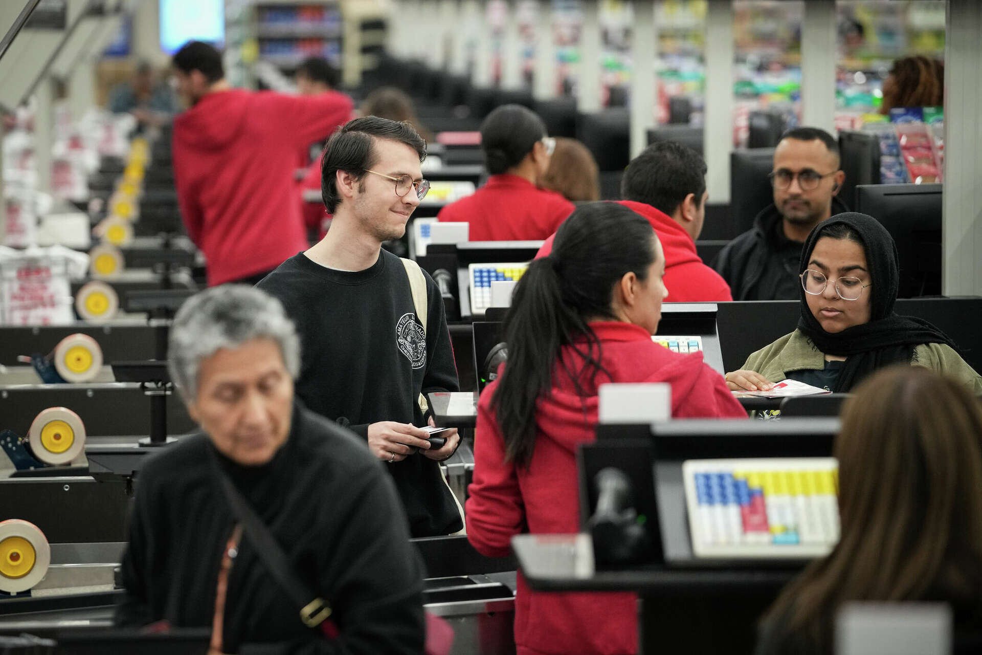 Here's when H-E-B stores will get Apple Pay, Google Pay