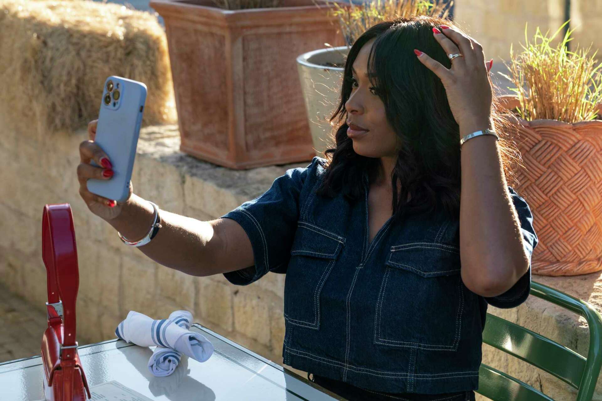 Afro-Latina influencer explores glam, glitz and her culture