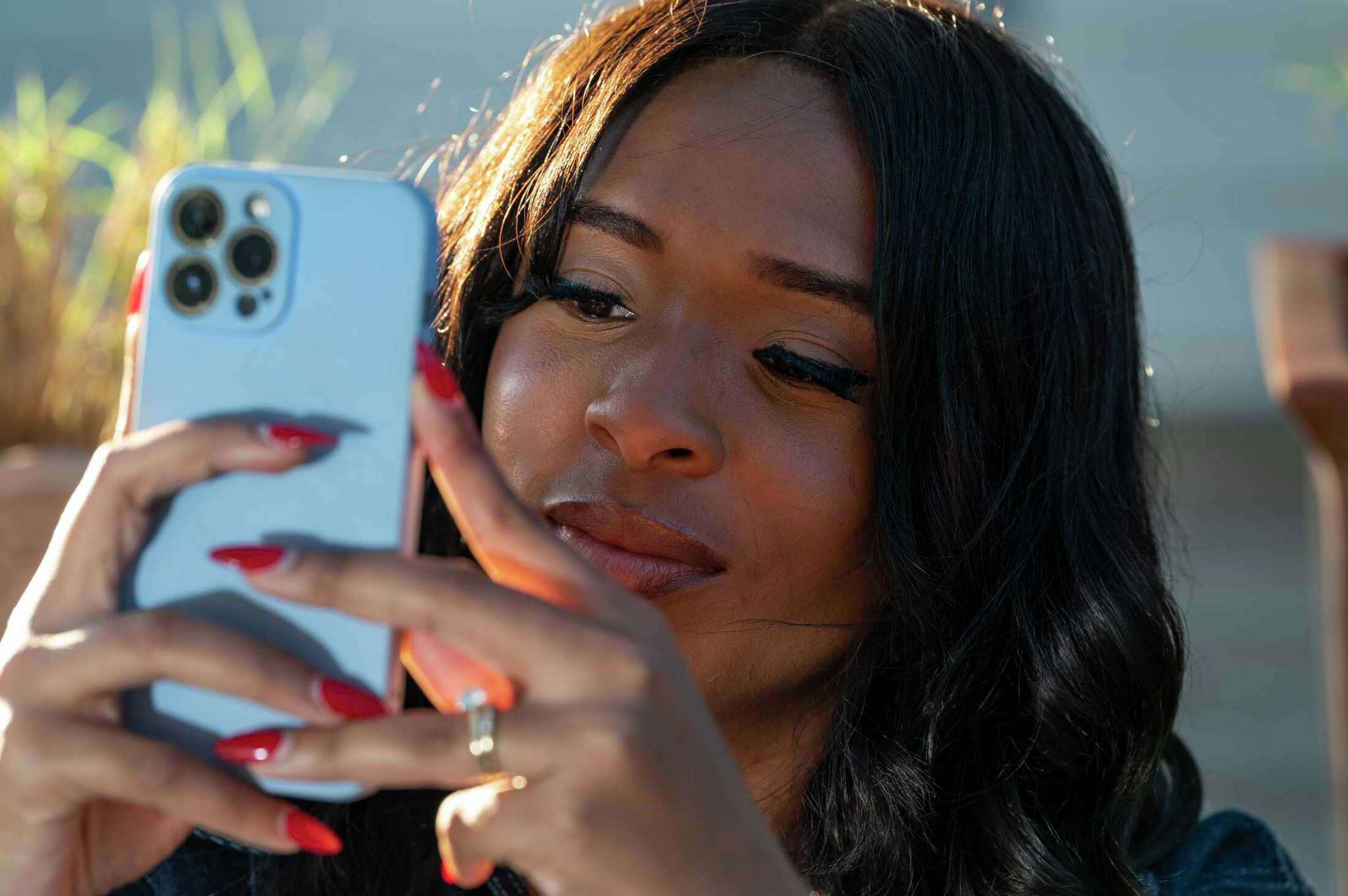 Afro-Latina influencer explores glam, glitz and her culture