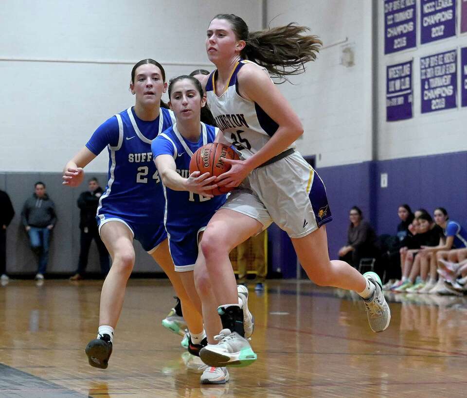 Ellington holds off Suffield to capture NCCC tournament crown