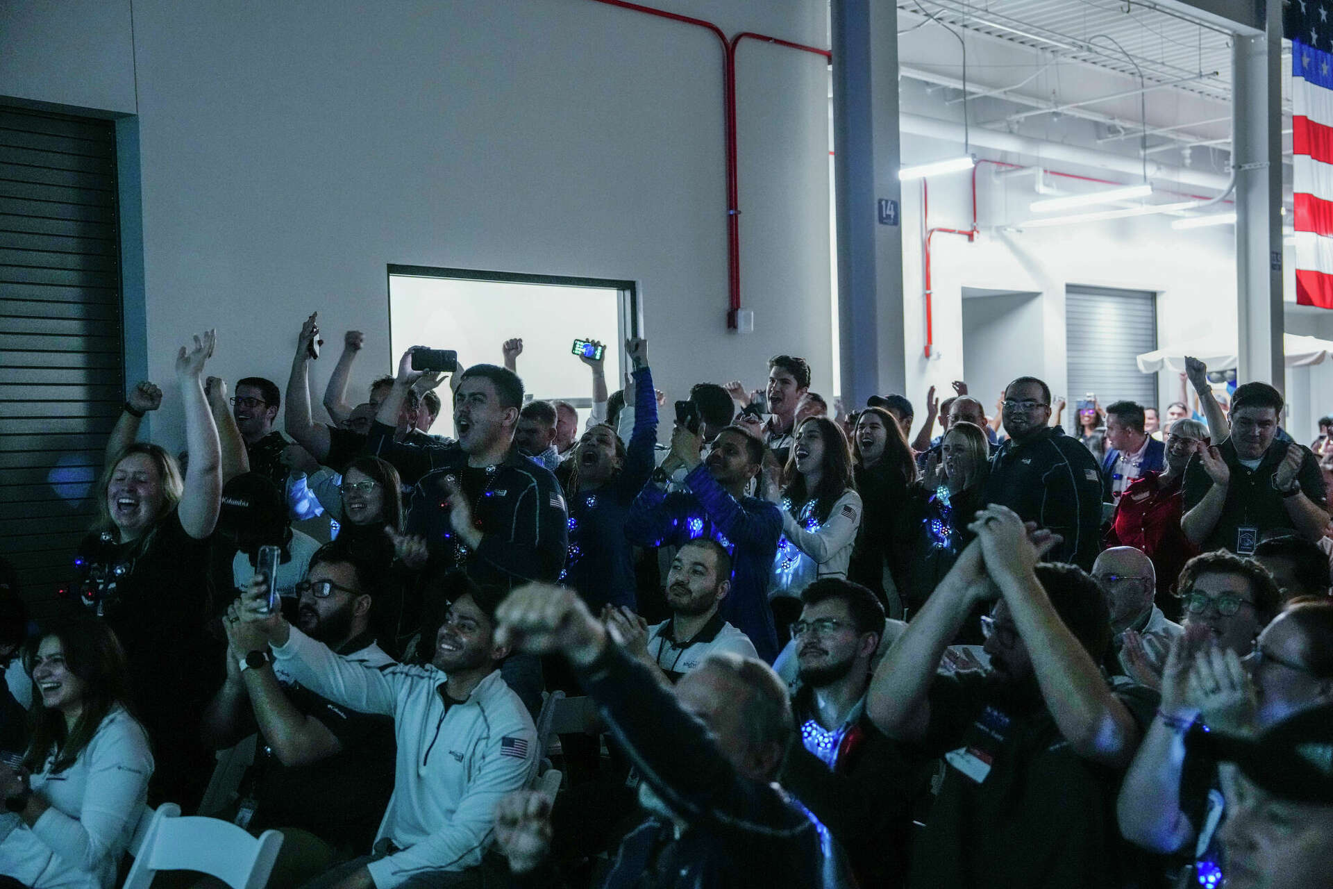 Last-minute fix helped Houston moon lander survive perilous descent