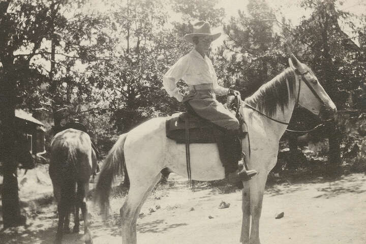 Palm Springs' oldest hotel is like walking into a secret garden