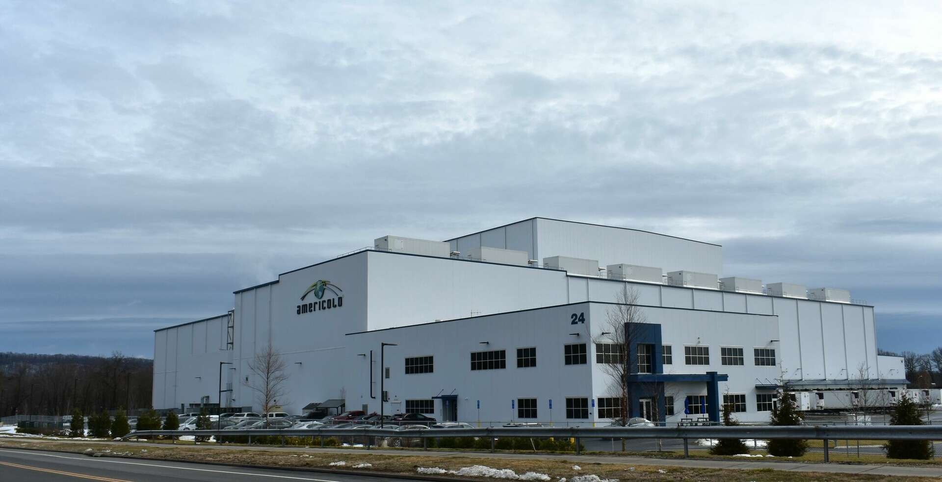 Stop & Shop stores across CT have massive new warehouse to supply them