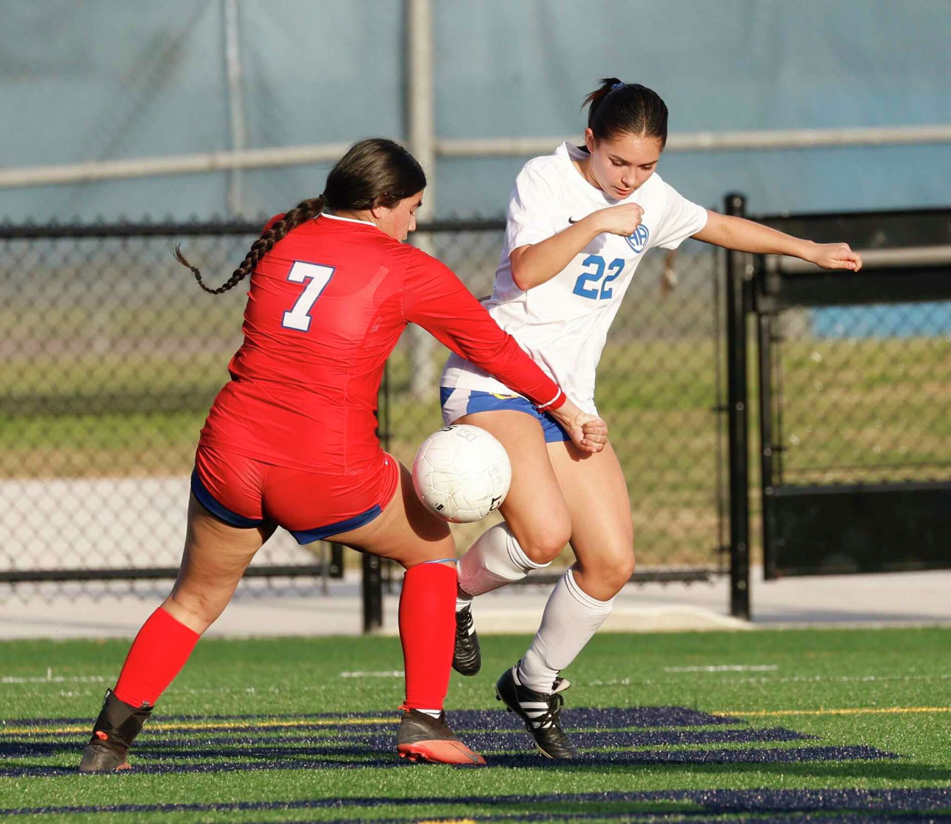 Holly Nash leads Alamo Heights girls soccer over Jefferson
