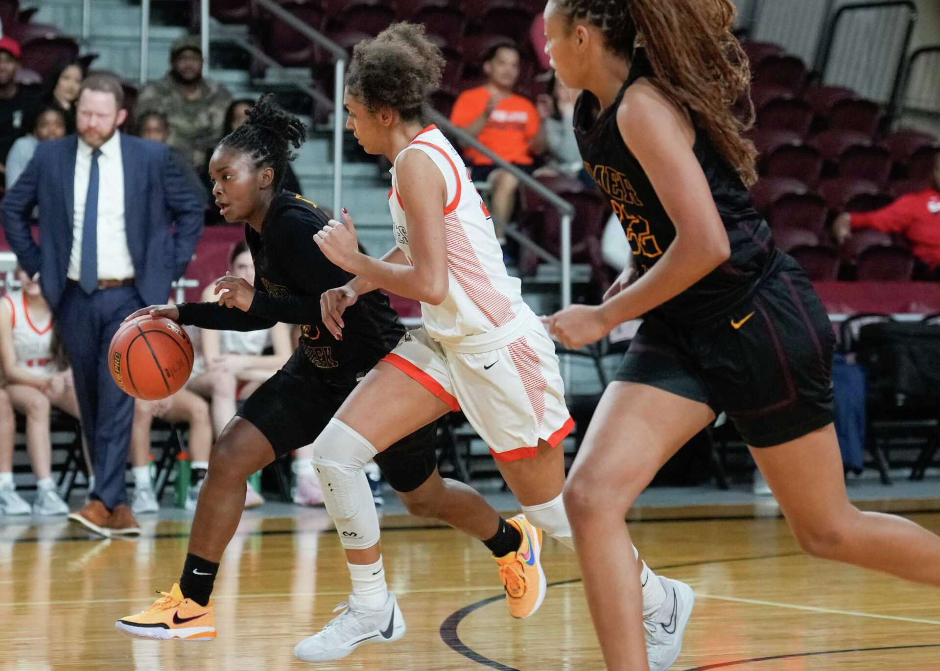 Girls basketball: Summer Creek Bulldogs top Seven Lakes Spartans