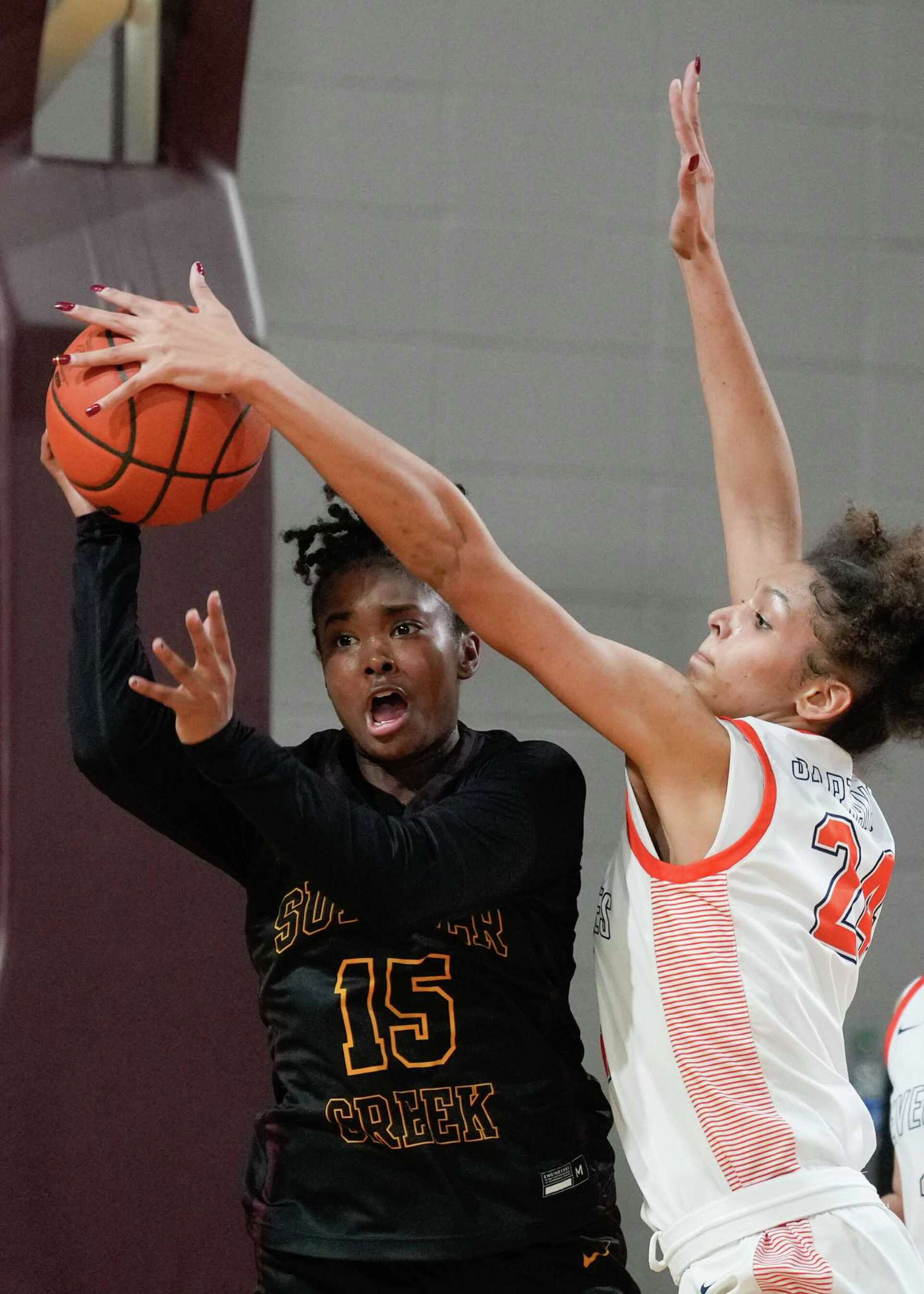 Girls basketball: Summer Creek Bulldogs top Seven Lakes Spartans