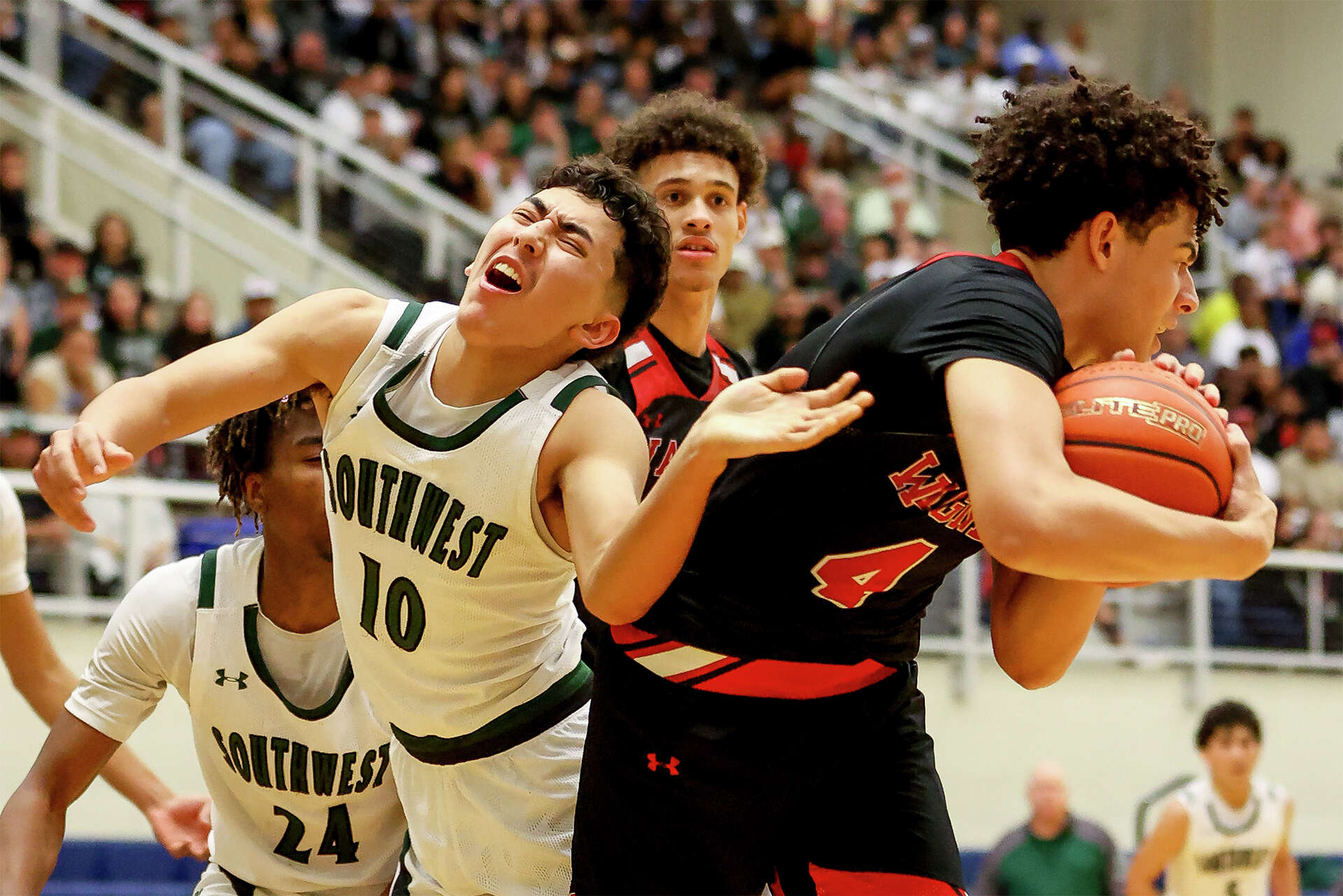 Wagner boys basketball outlasts Southwest for playoff win