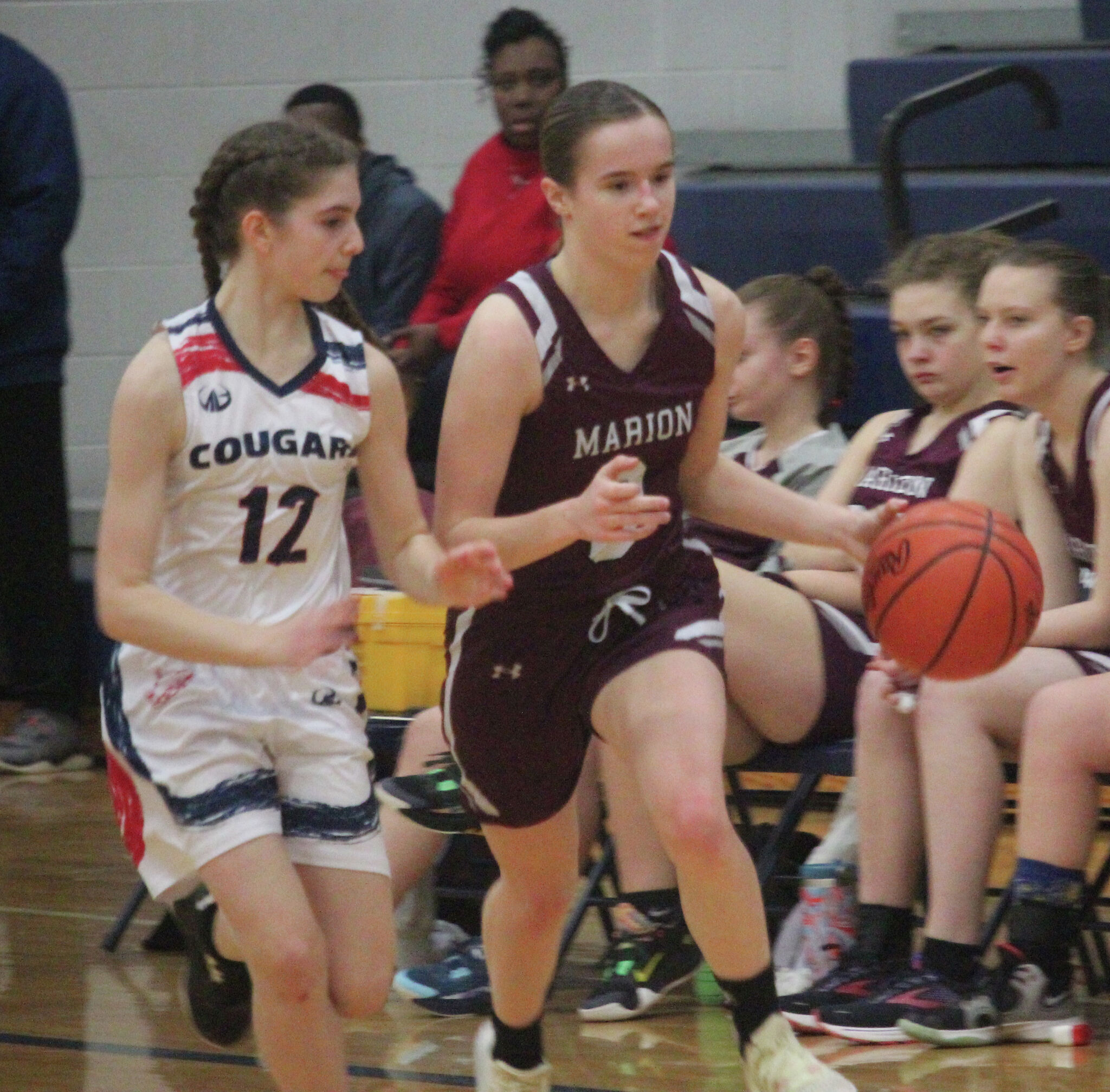 Buys, Thompson score 12 apiece for Cougars