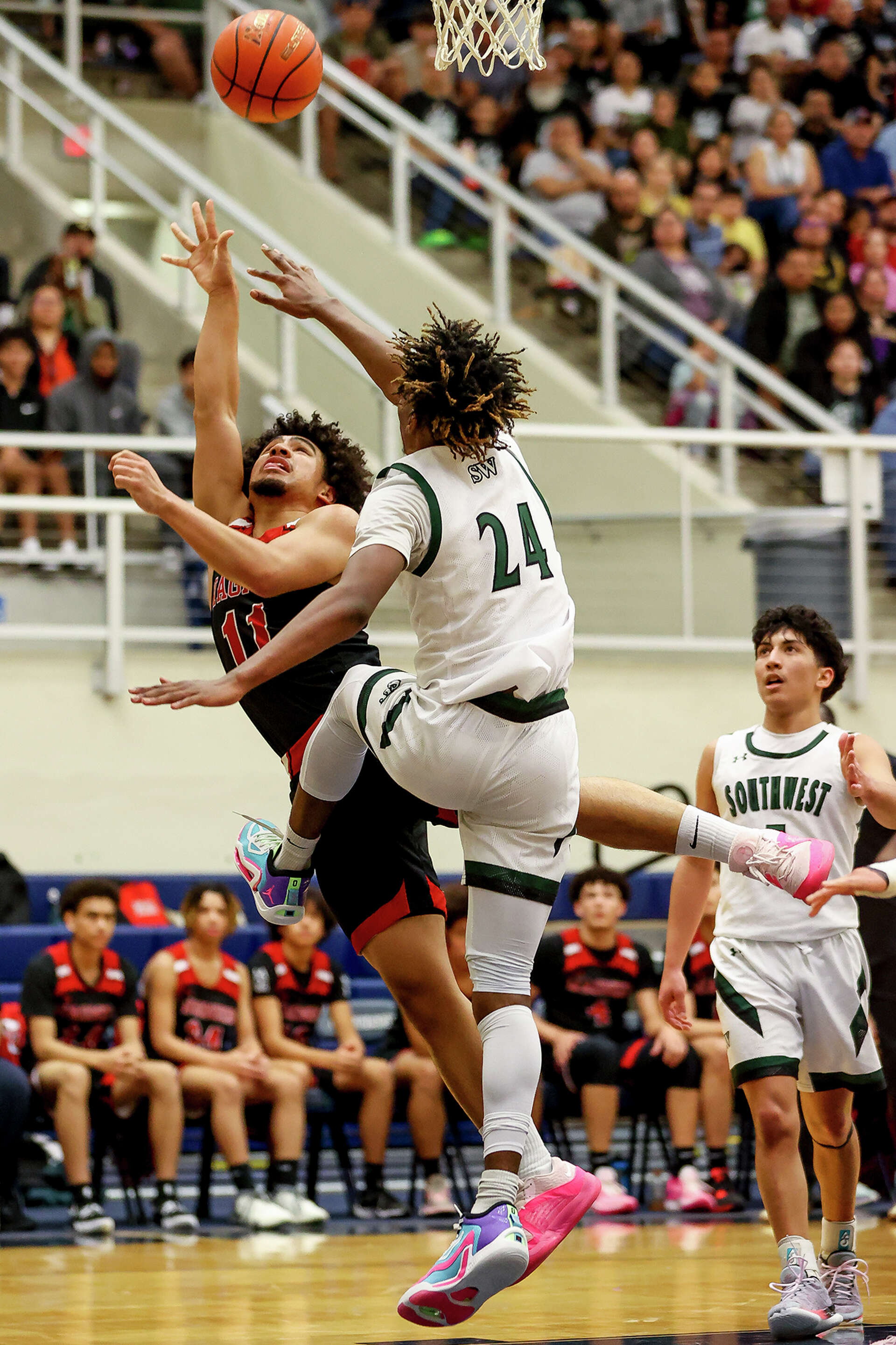 Wagner boys basketball outlasts Southwest for playoff win